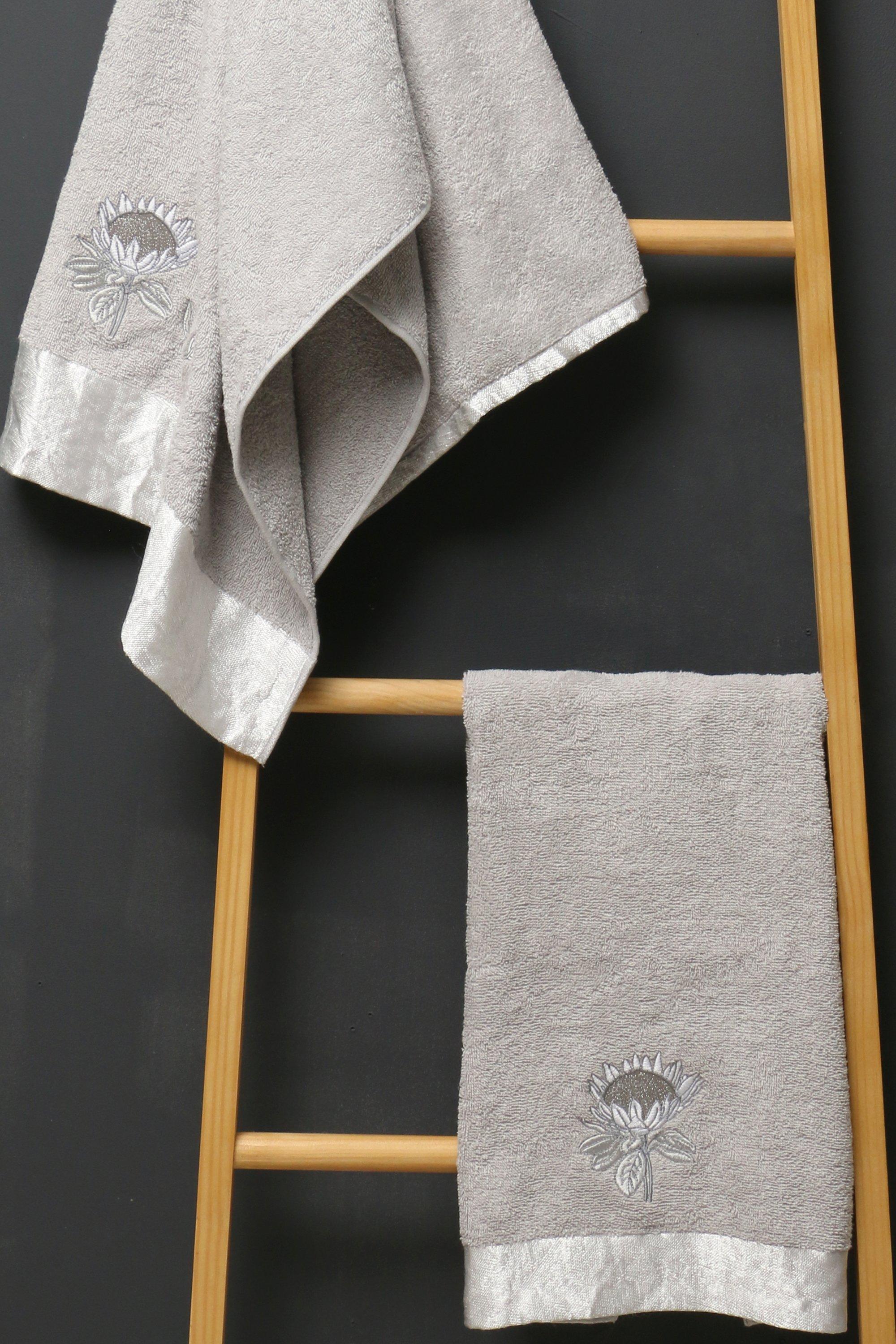 Patterned Towels