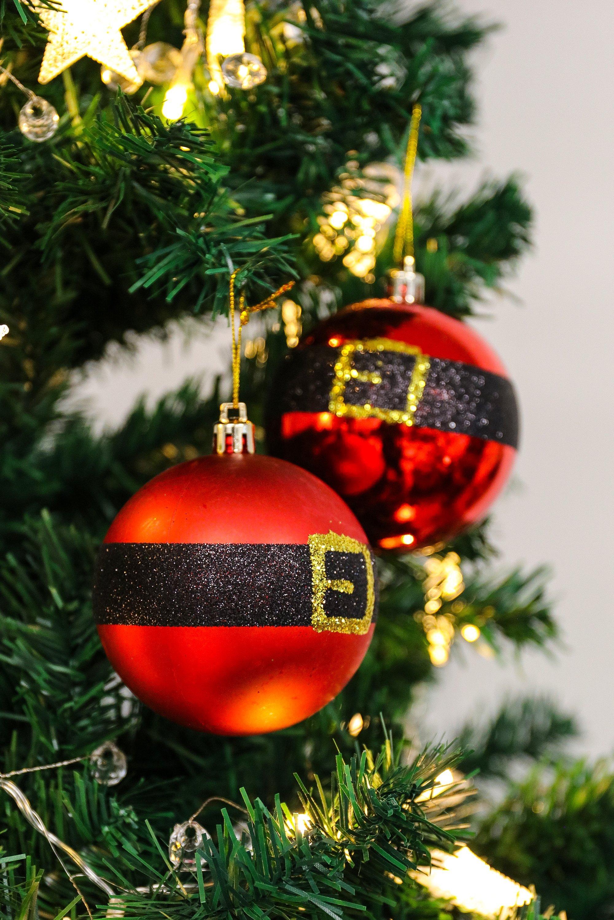 6 Pack Santa Belt Baubles