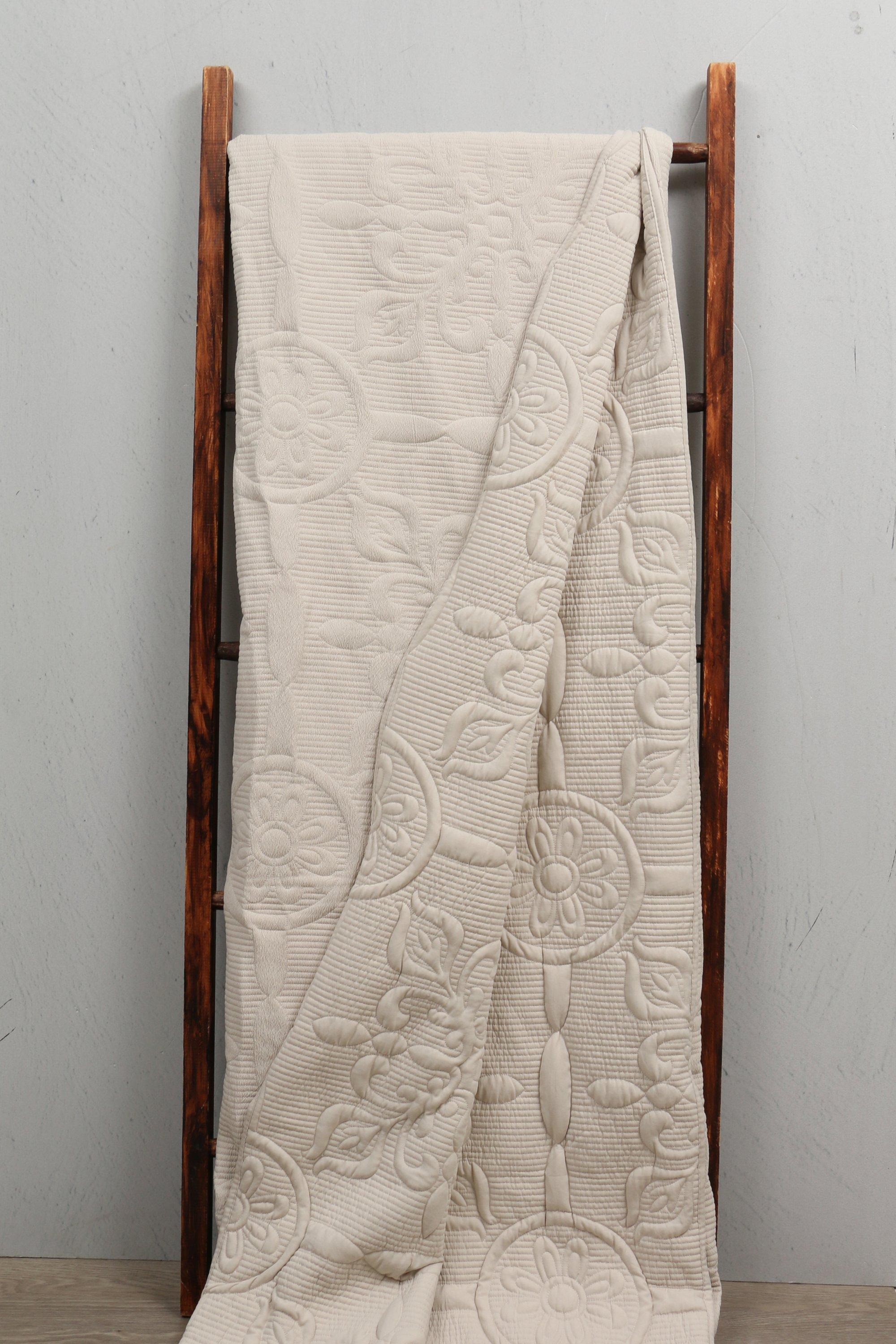 Soft Touch Textured Embossed Baroque Quilt, 200x220cm