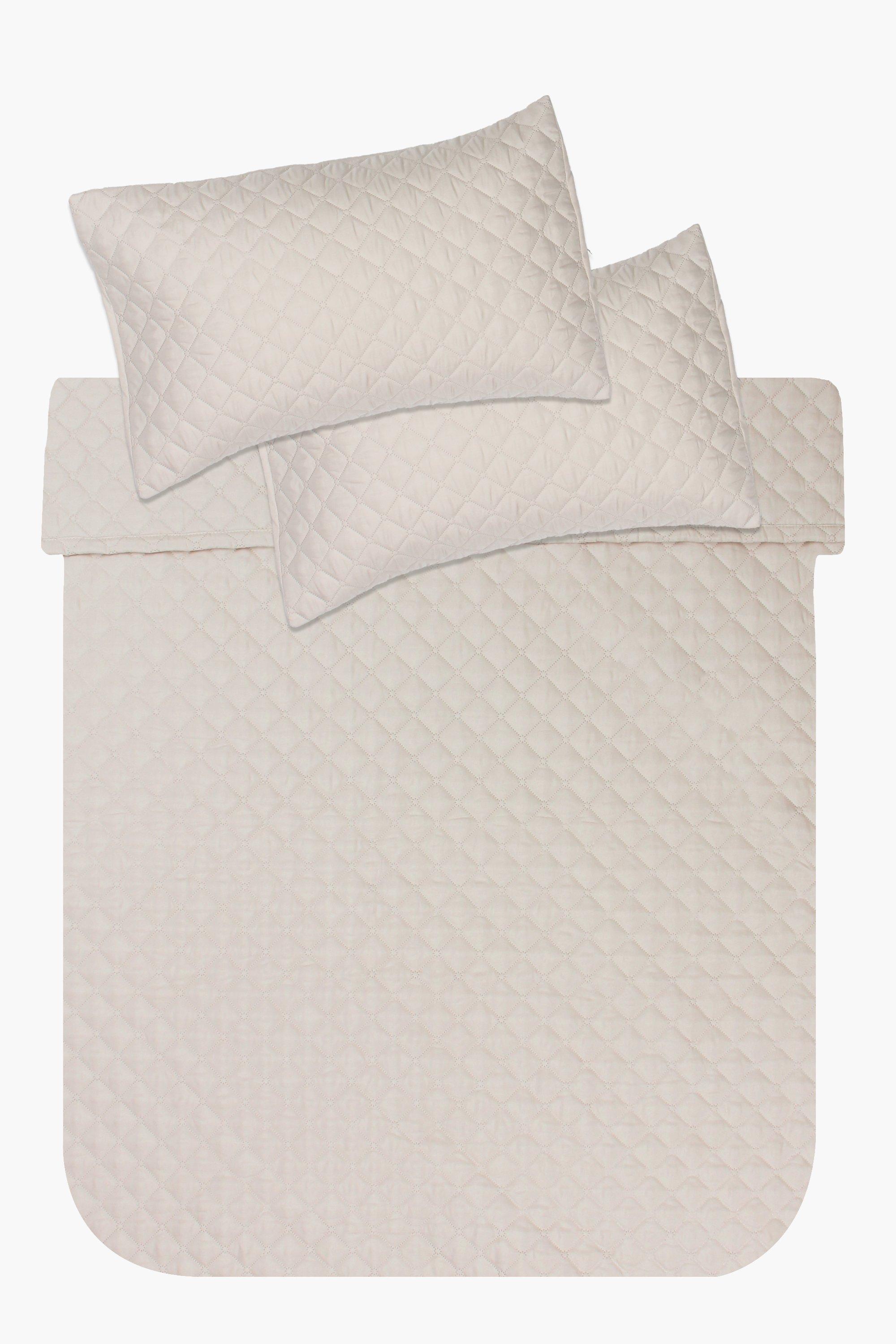 Soft Touch 3 Piece Diamond Embossed Value Quilt
