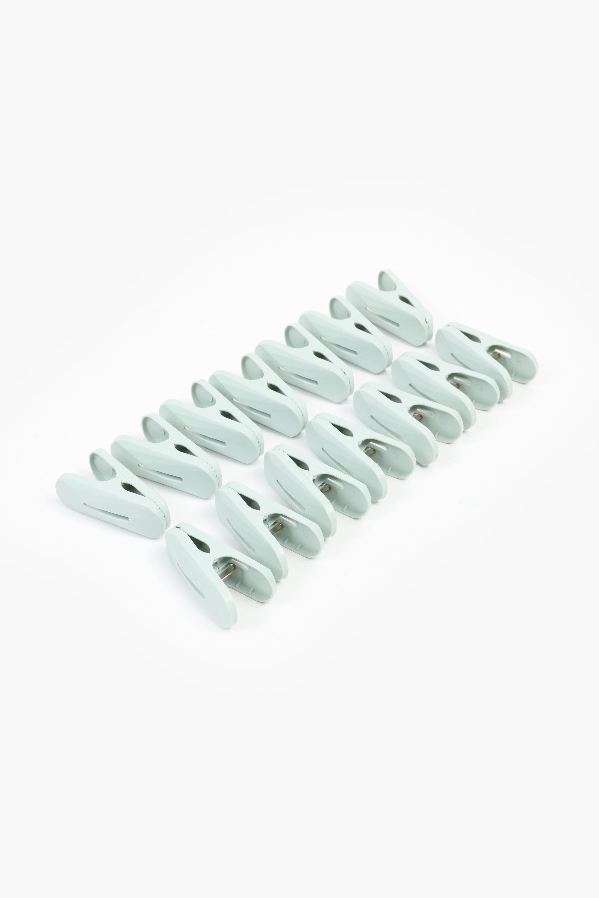 Pack Of 20 Plastic Pegs