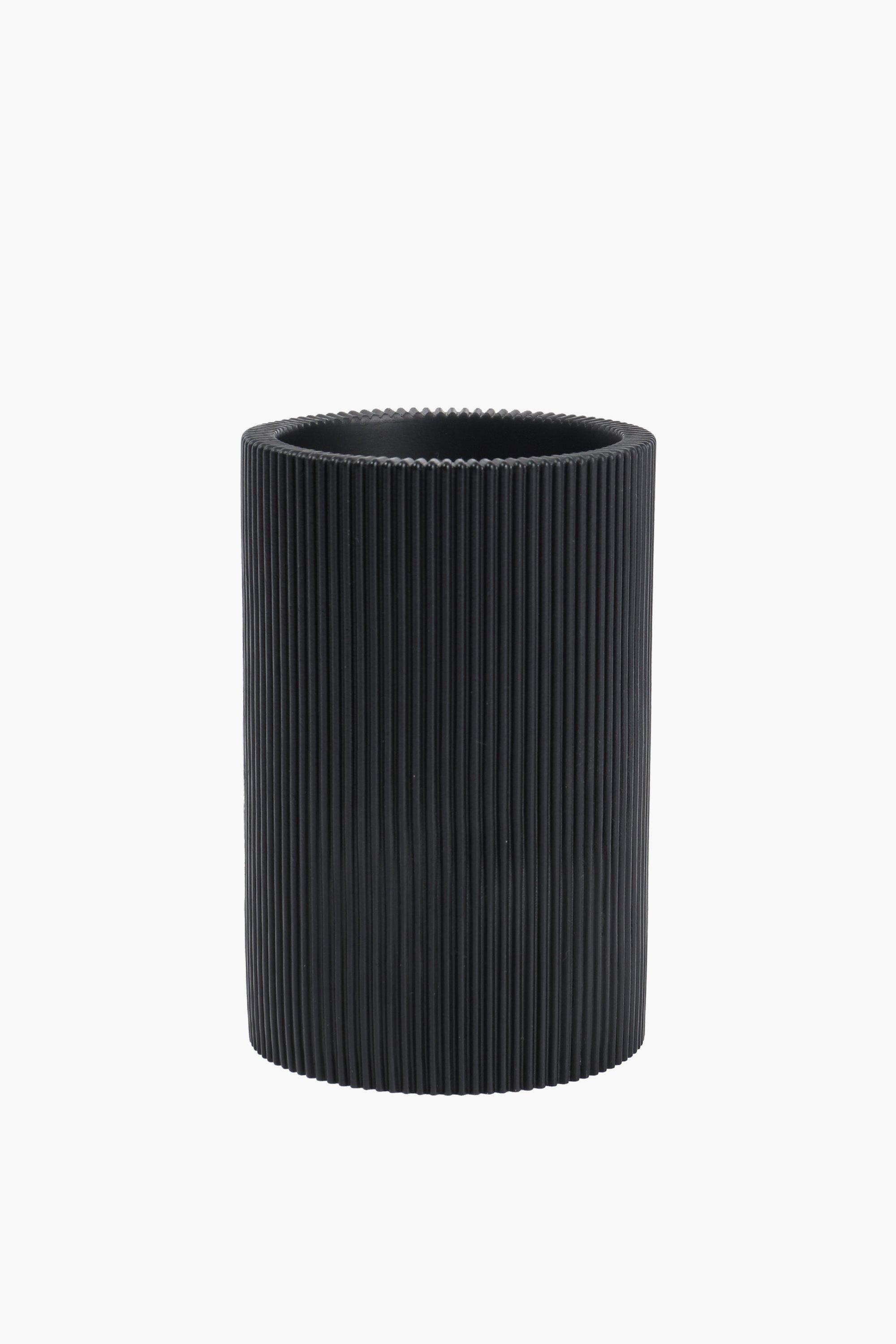 Ribbed Polyresin Bath Tumbler