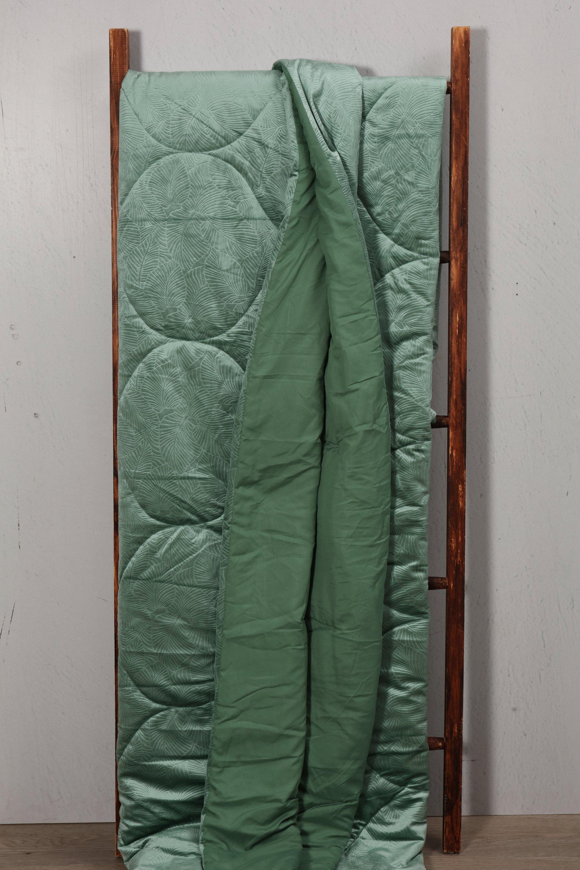 Velvet Embossed Leaf Quilt, King