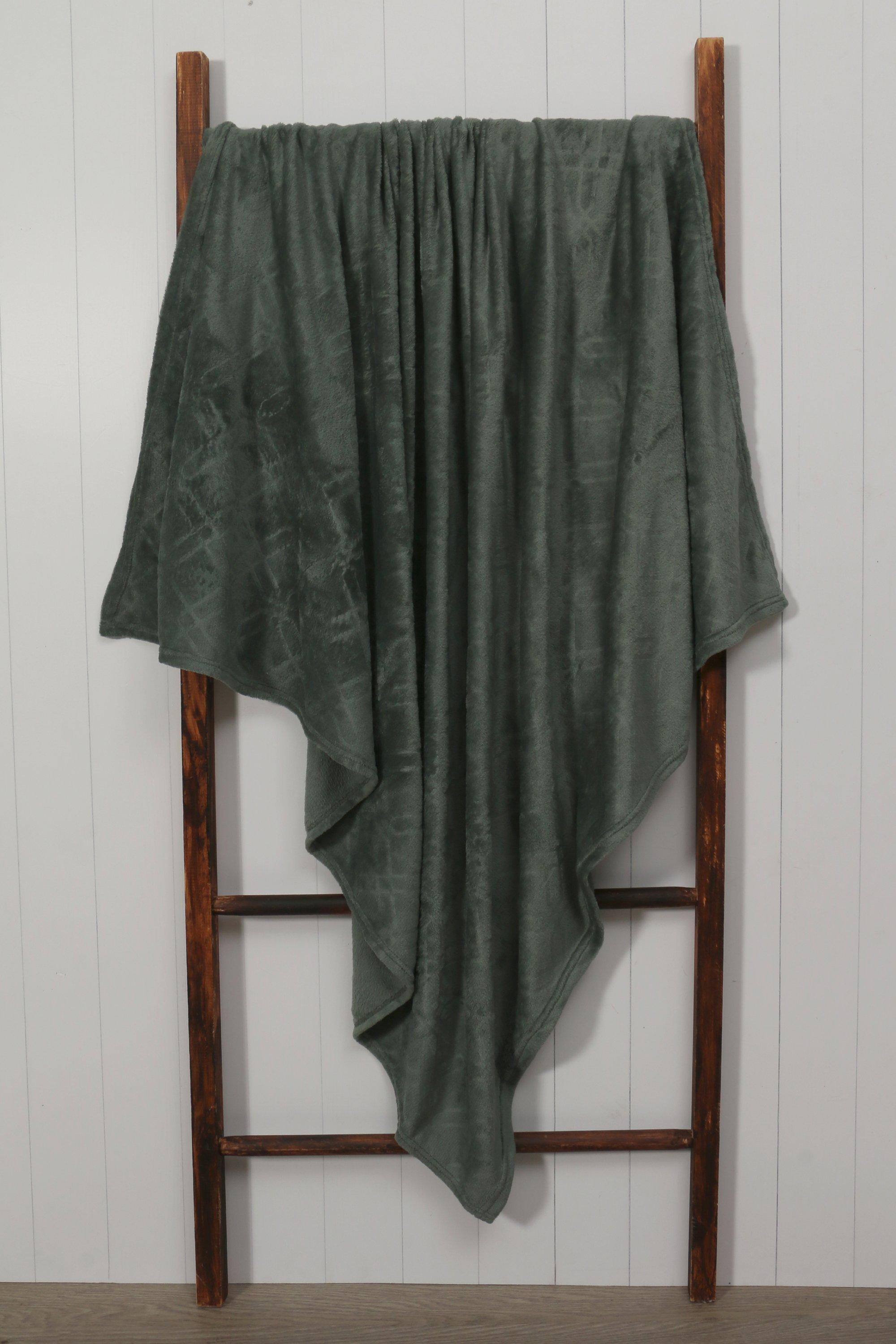 Coral Fleece Embossed Blanket 125x150cm