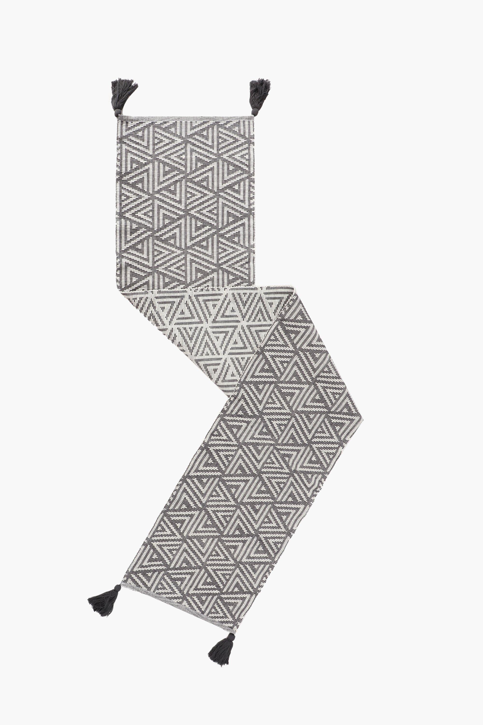 New York Tassel Table Runner