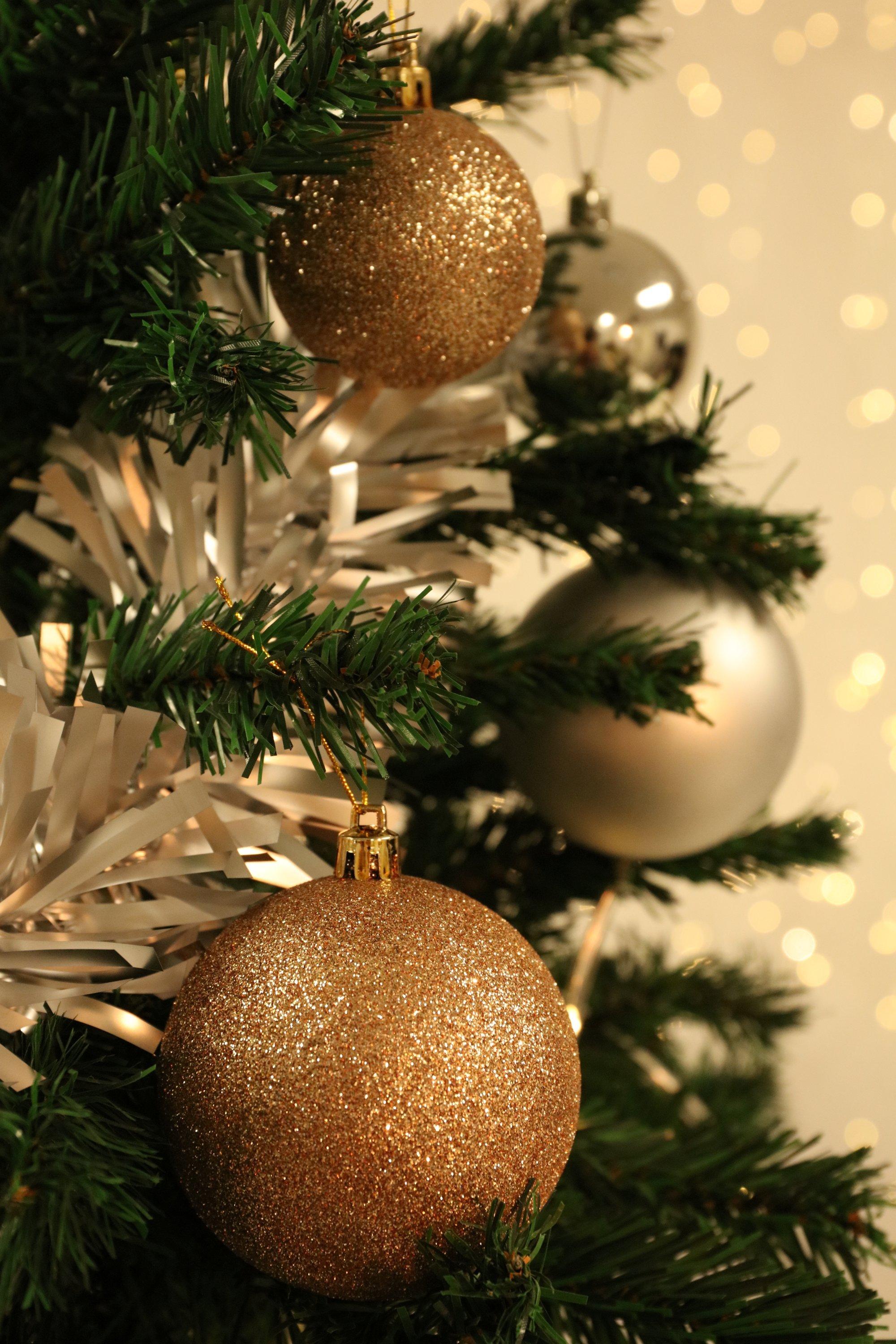 42 Piece Bauble Pack