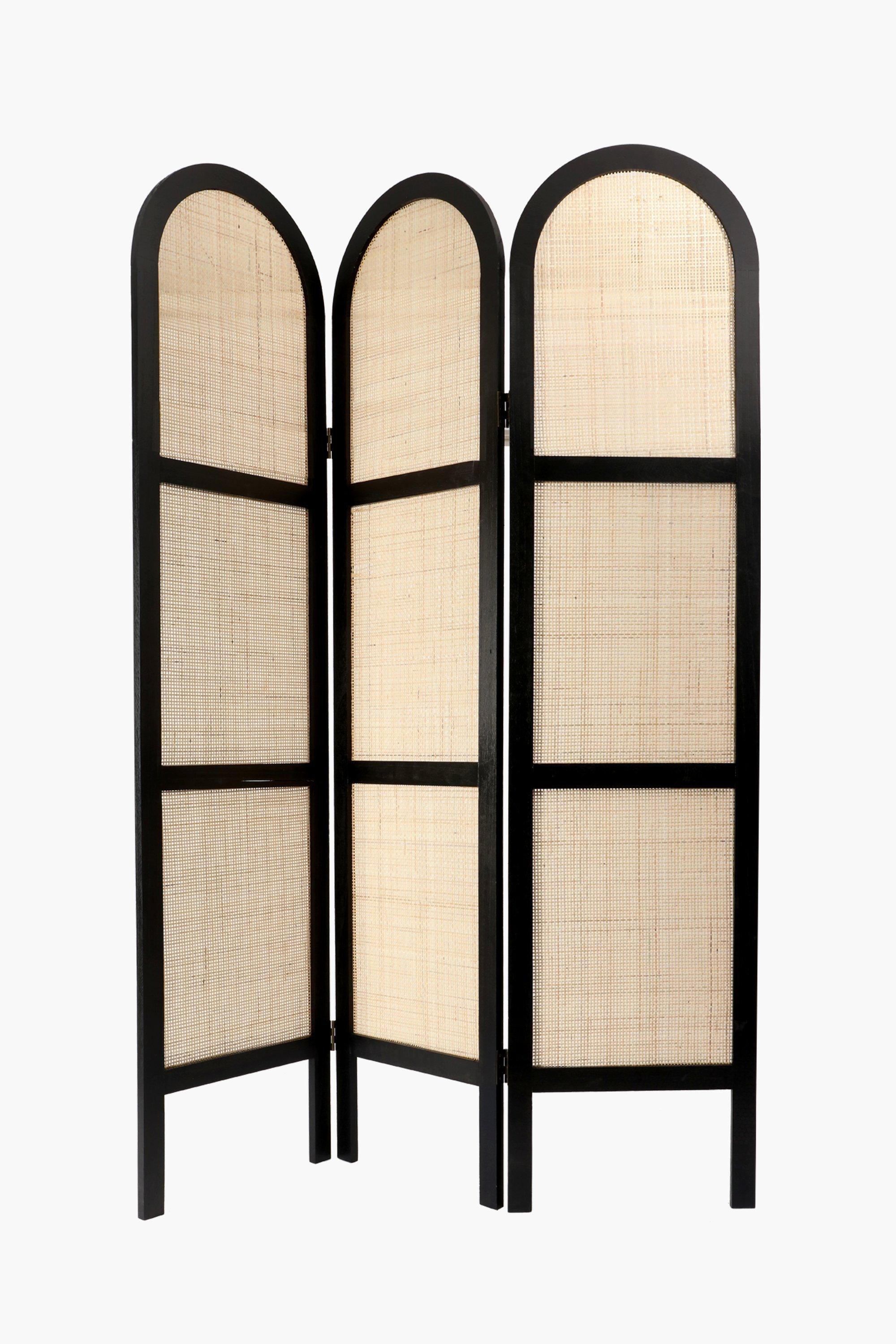 Rattan Pill Shape Screen