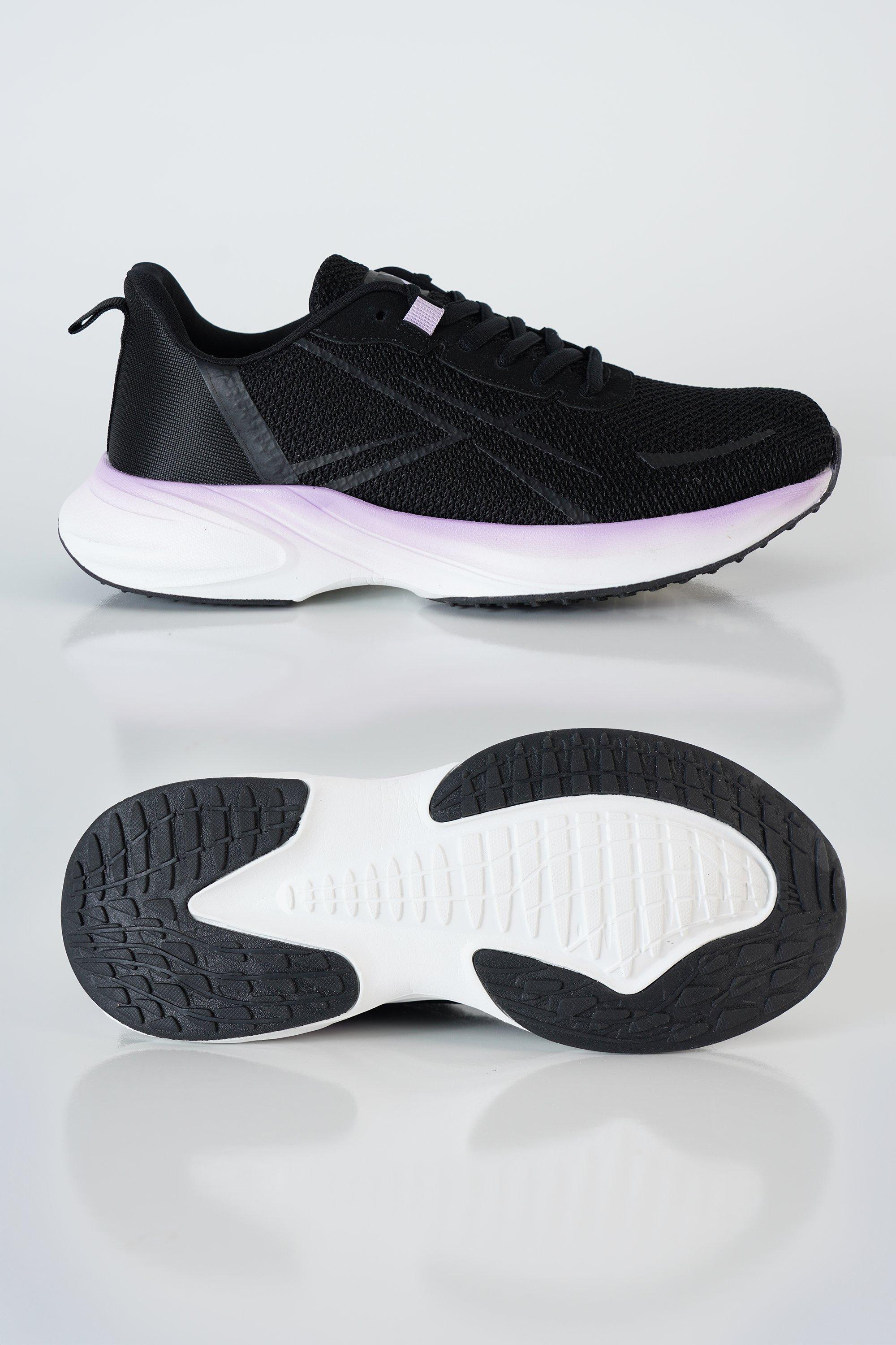 Gravity 4 Running Shoes