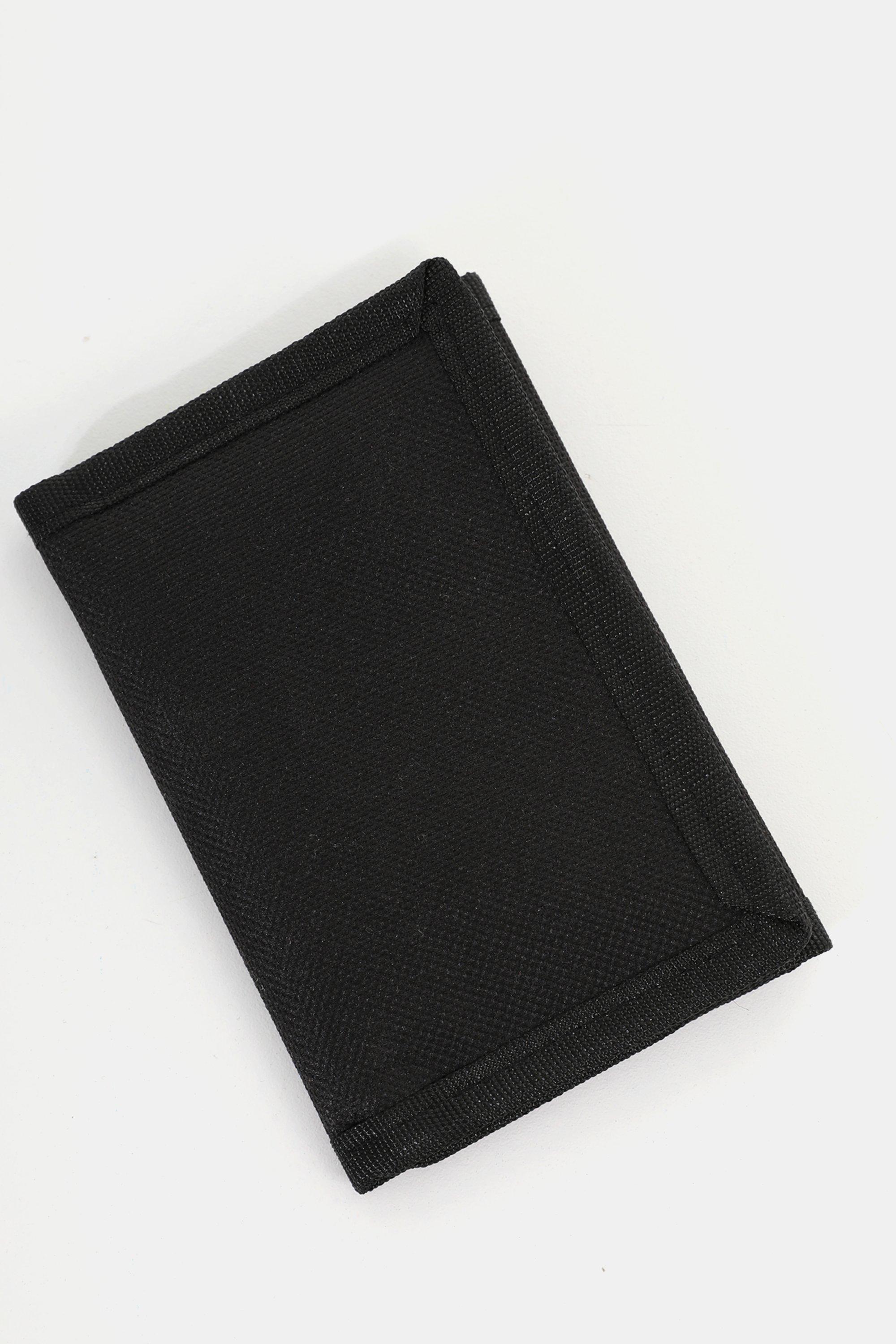 Self-fastening Wallet