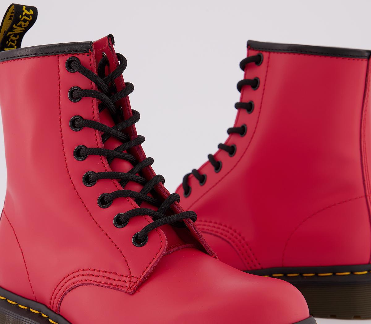 Dr. Martens 8 Eyelet Lace Up Bt Red - Women's Ankle Boots