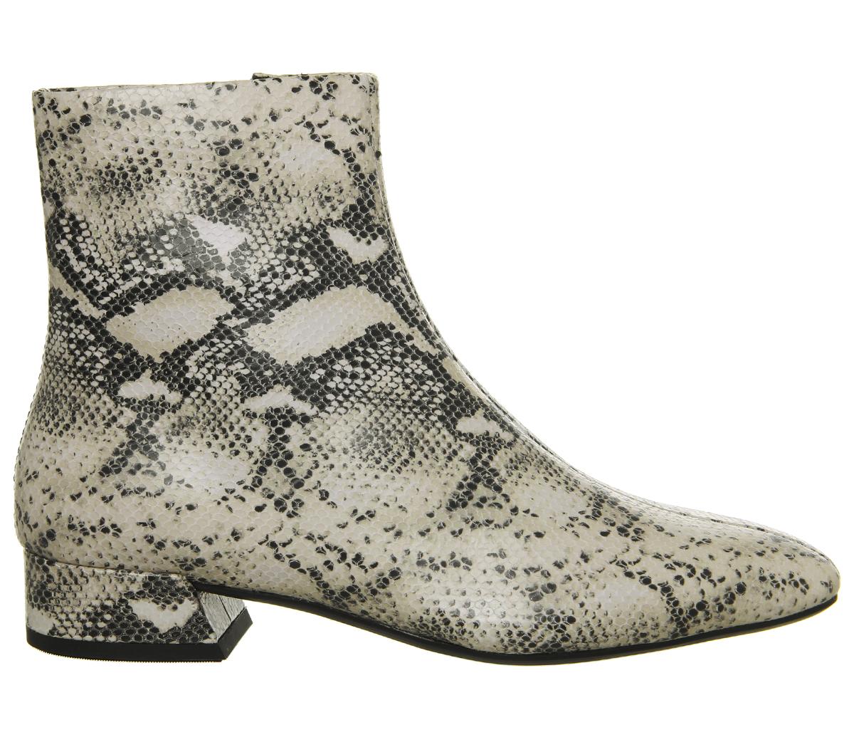 Vagabond Shoemakers Joyce Ankle Boots Sand Black - Women's Ankle Boots