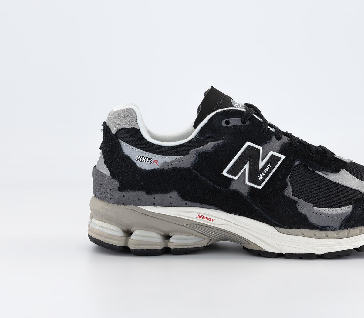 New Balance 2002R Trainers Black Light Grey - Unisex Sports
