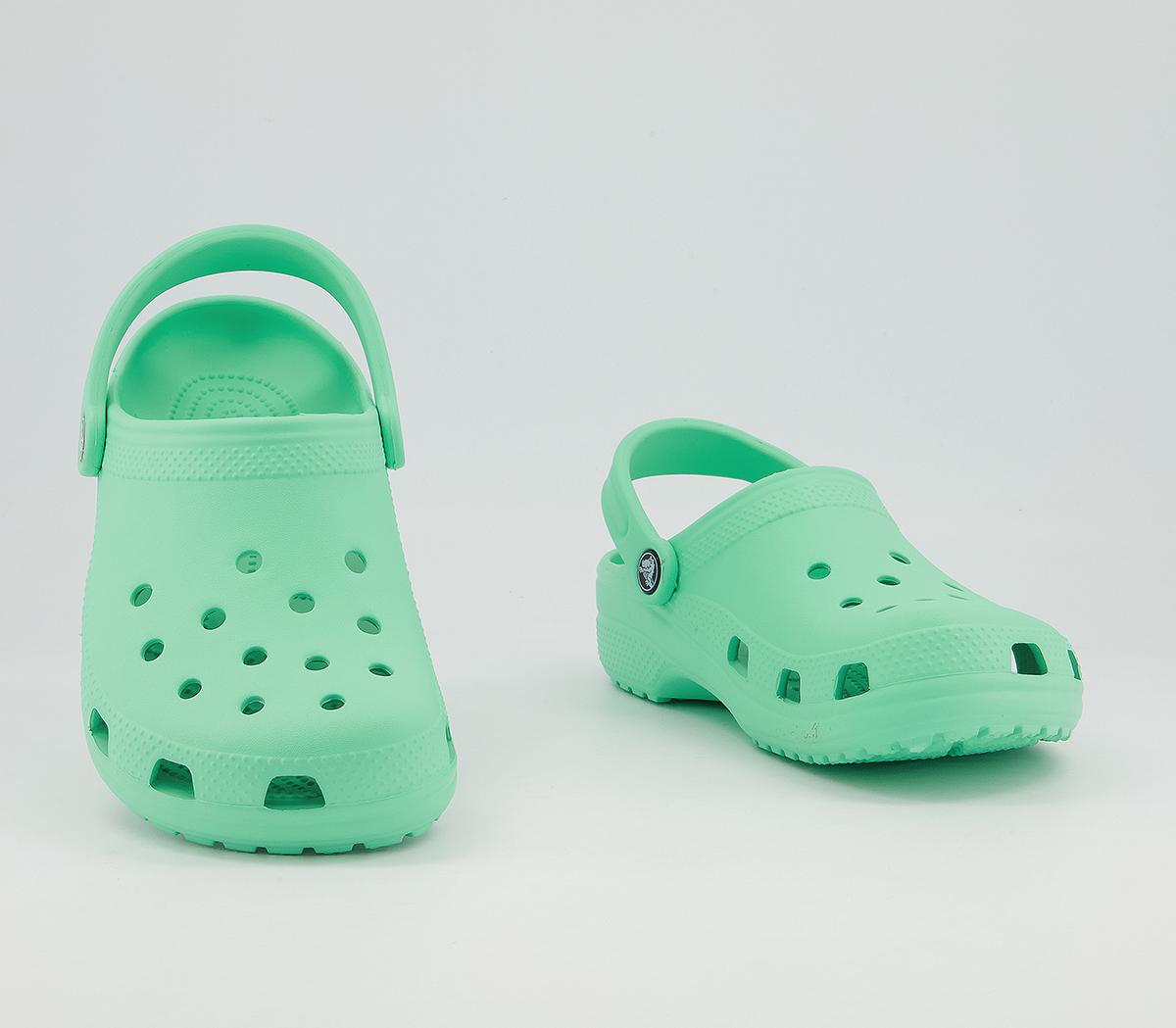 Crocs Classic Clogs Pistachio - Flat Shoes for Women