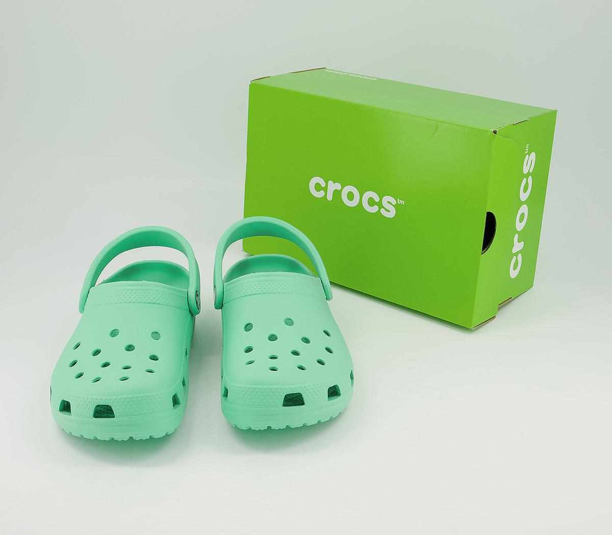 Crocs Classic Clogs Pistachio - Flat Shoes for Women