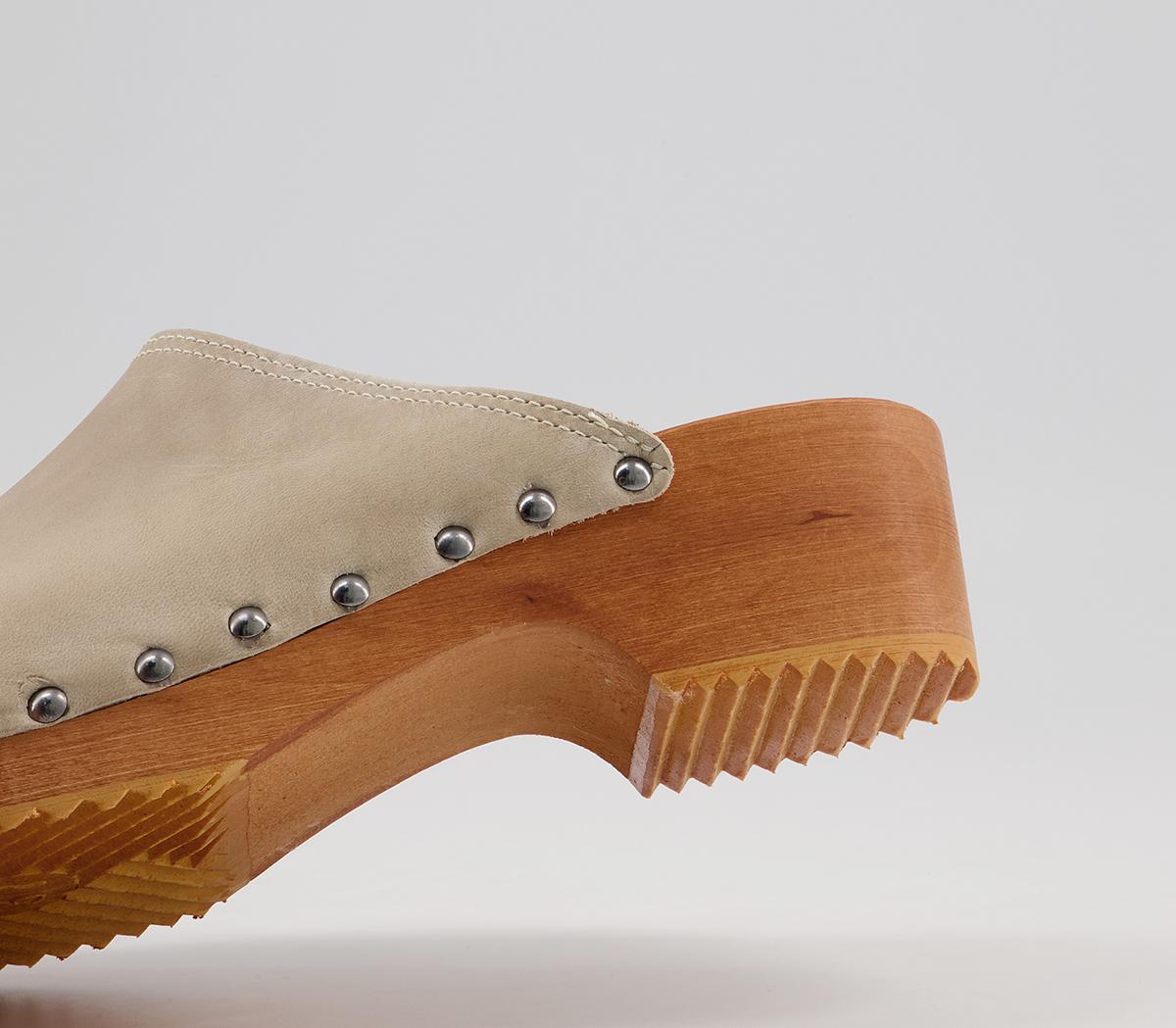 OFFICE Fall Out Closed Toe Clogs Camel Leather - Mules