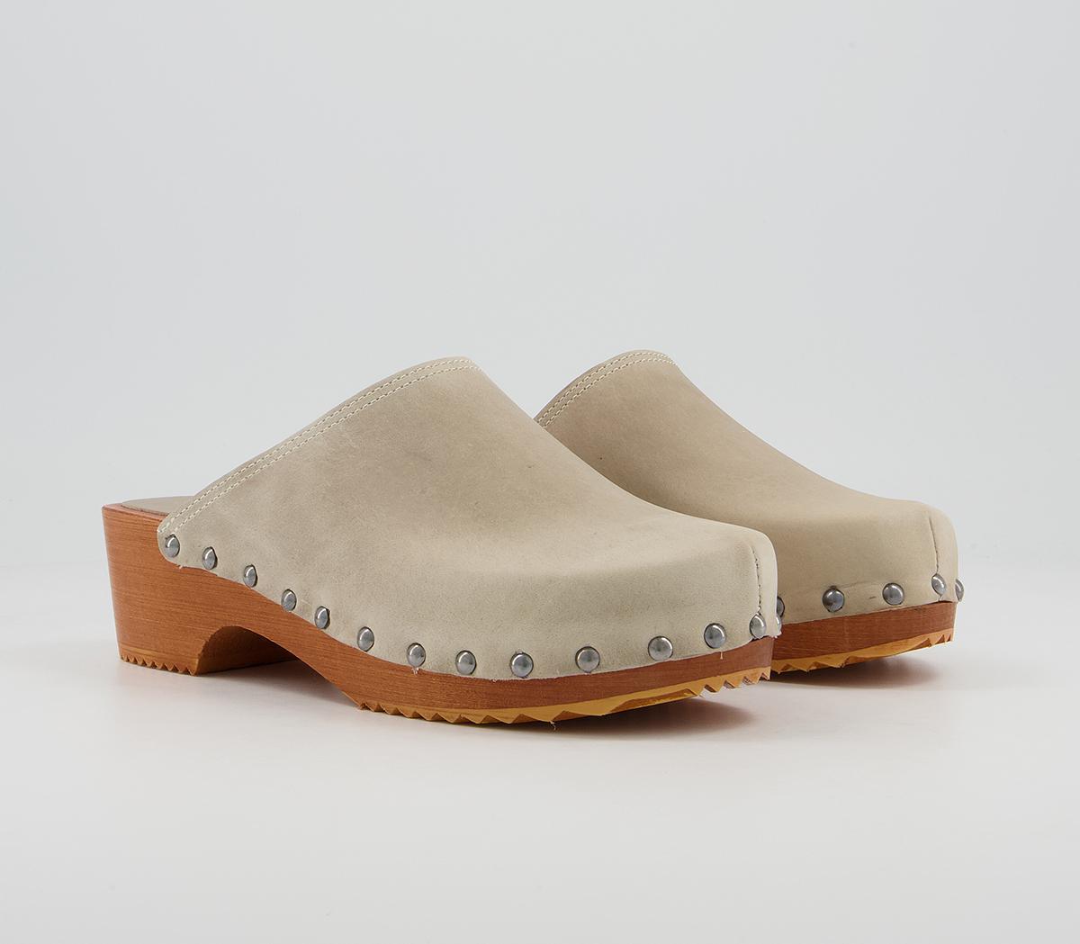 OFFICE Fall Out Closed Toe Clogs Camel Leather - Mules