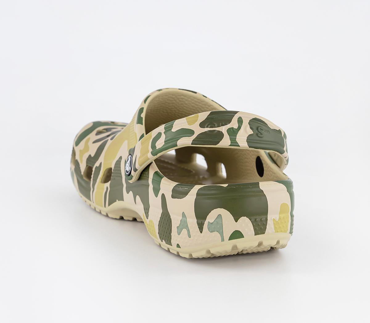 Crocs Classic Clogs Chai Tan Camo - Men's Casual Shoes
