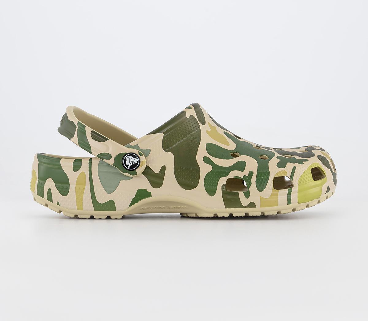 Crocs Classic Clogs Chai Tan Camo - Men's Casual Shoes