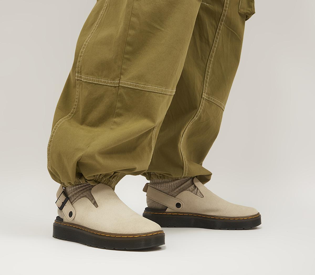 Dr. Martens Carlson Mules Warmsand Eh Suede Mb - Mules