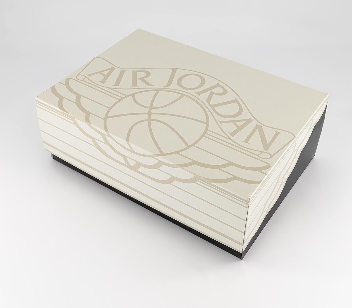 Jordan Air Jordan 2 Trainers White Lucky Green Light Grey - Men's Trainers