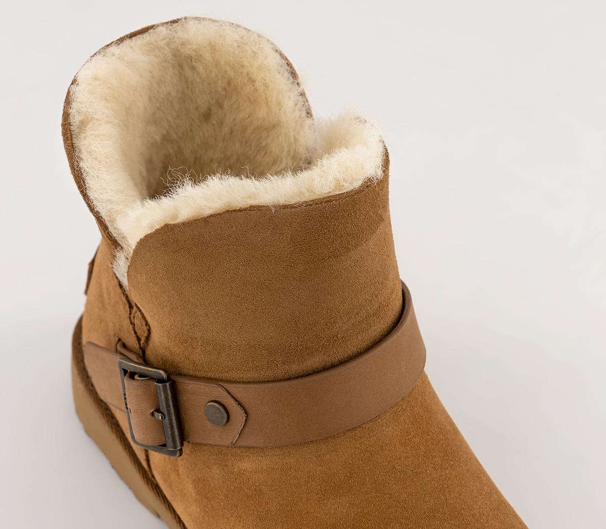 UGG Romely Short Buckle Boots Chestnut - Women's Boots