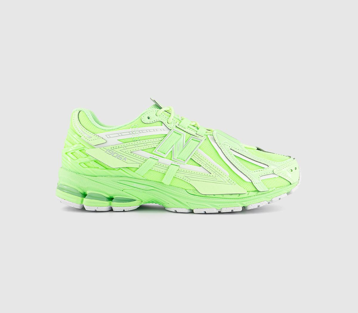 Click here for New Balance Kids 1906 Mint Flash In Green  4.5 prices