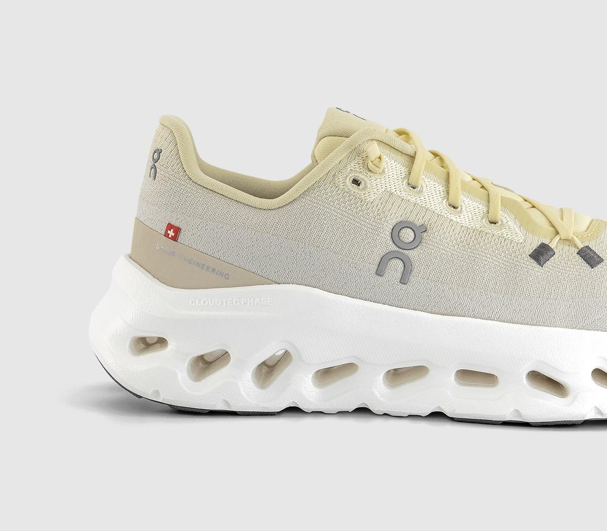 ON Cloudtilt Trainers Castor Pearl F - Women's | King's Cross