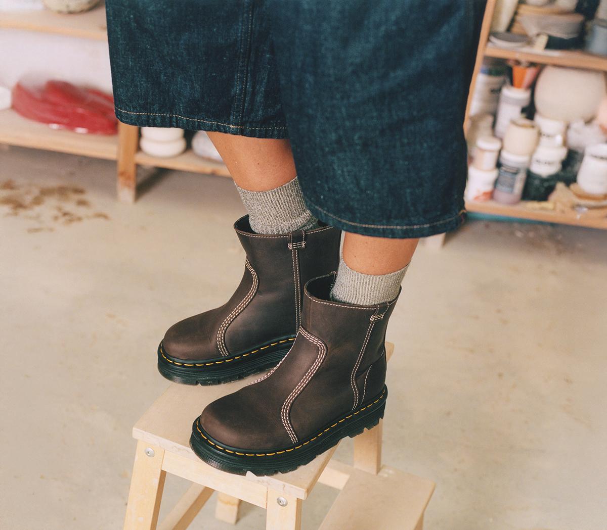 Dr. Martens Zebzag Rigger Boots Dark Brown Wyoming - Women's Ankle Boots