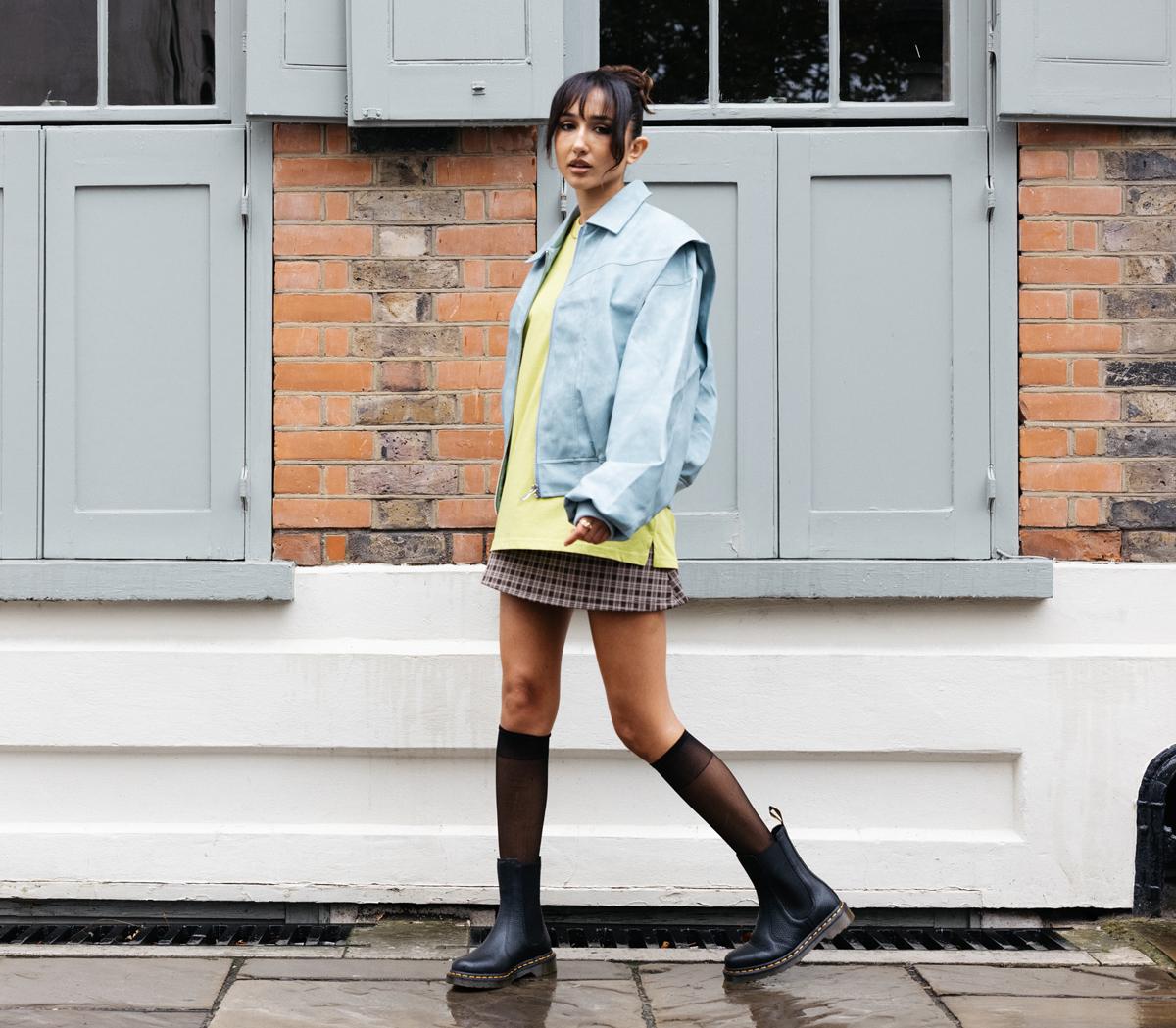 Dr. Martens 2976 Hi Chelsea Boots Black Milled Nappa - Women's Ankle Boots