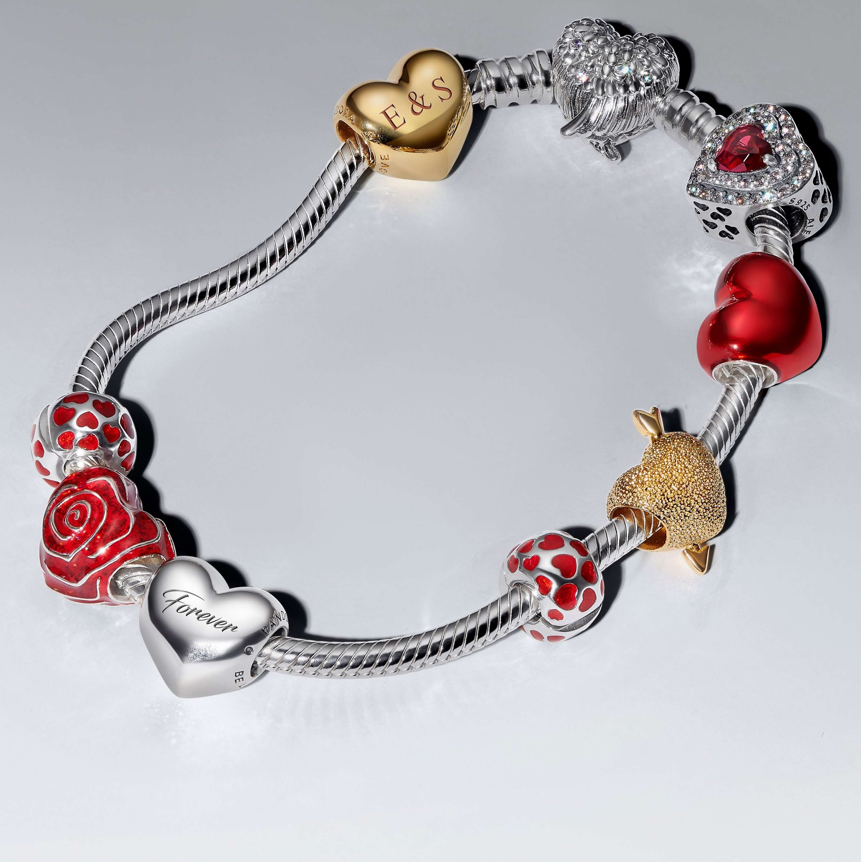 Valentinstag 2025 Gratis Schmuck ab 99 CHF Einkauf Pandora CH
