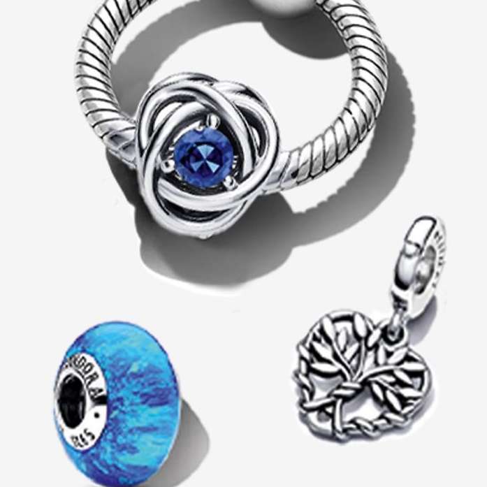 Official Pandora™ UK | Charms & Bracelets | Women's Jewellery