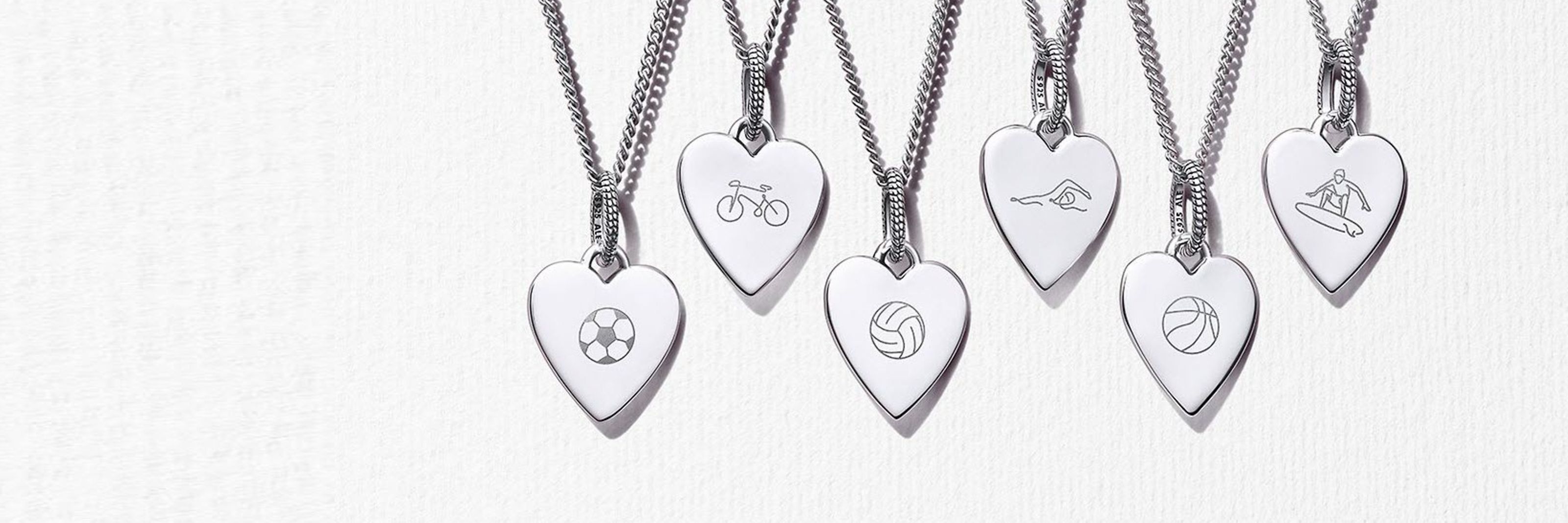 Gravure Bijoux sur Place | Gravure en Boutique | Pandora FR