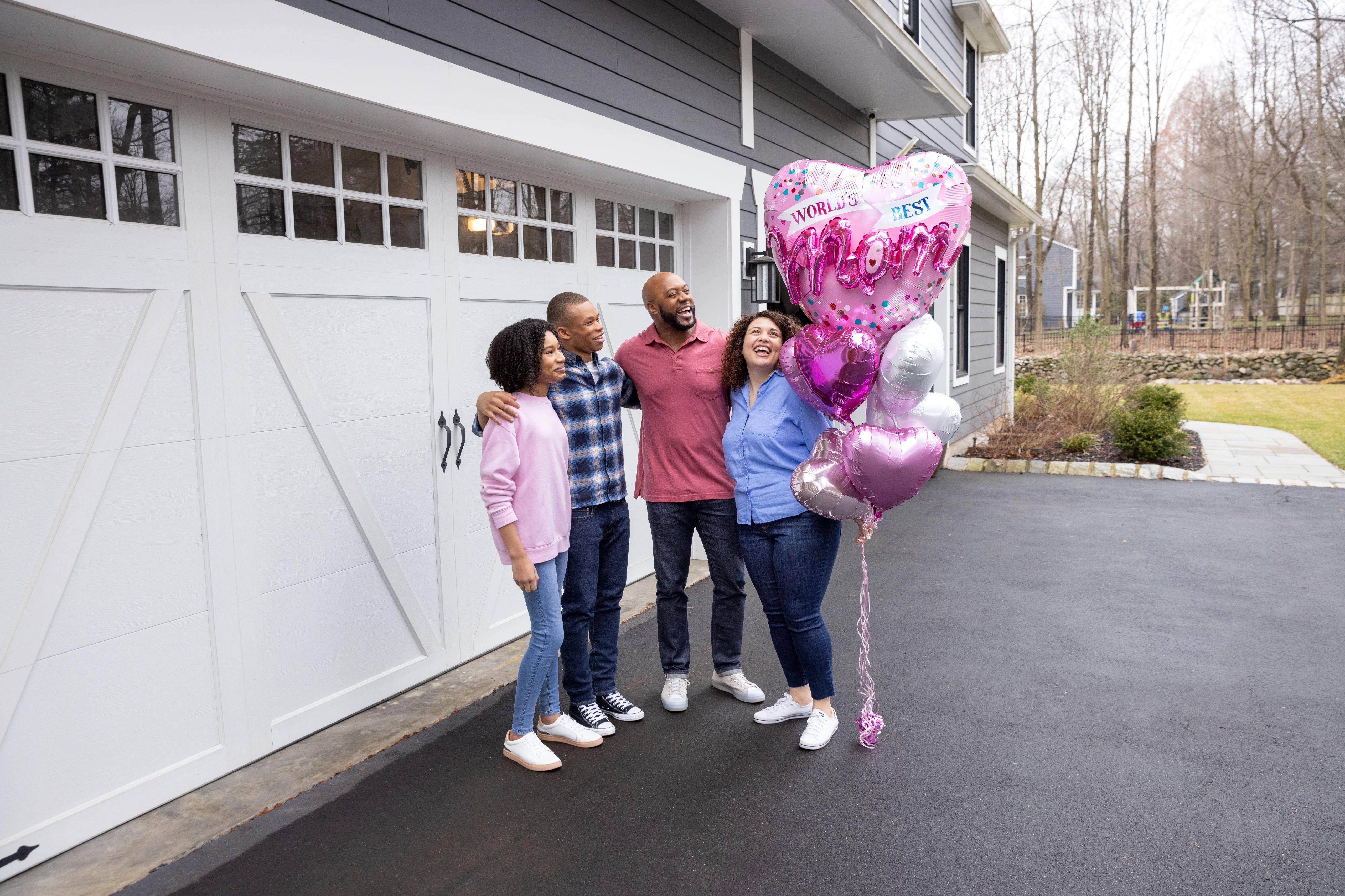 6 Reasons to Give Balloons | Party City