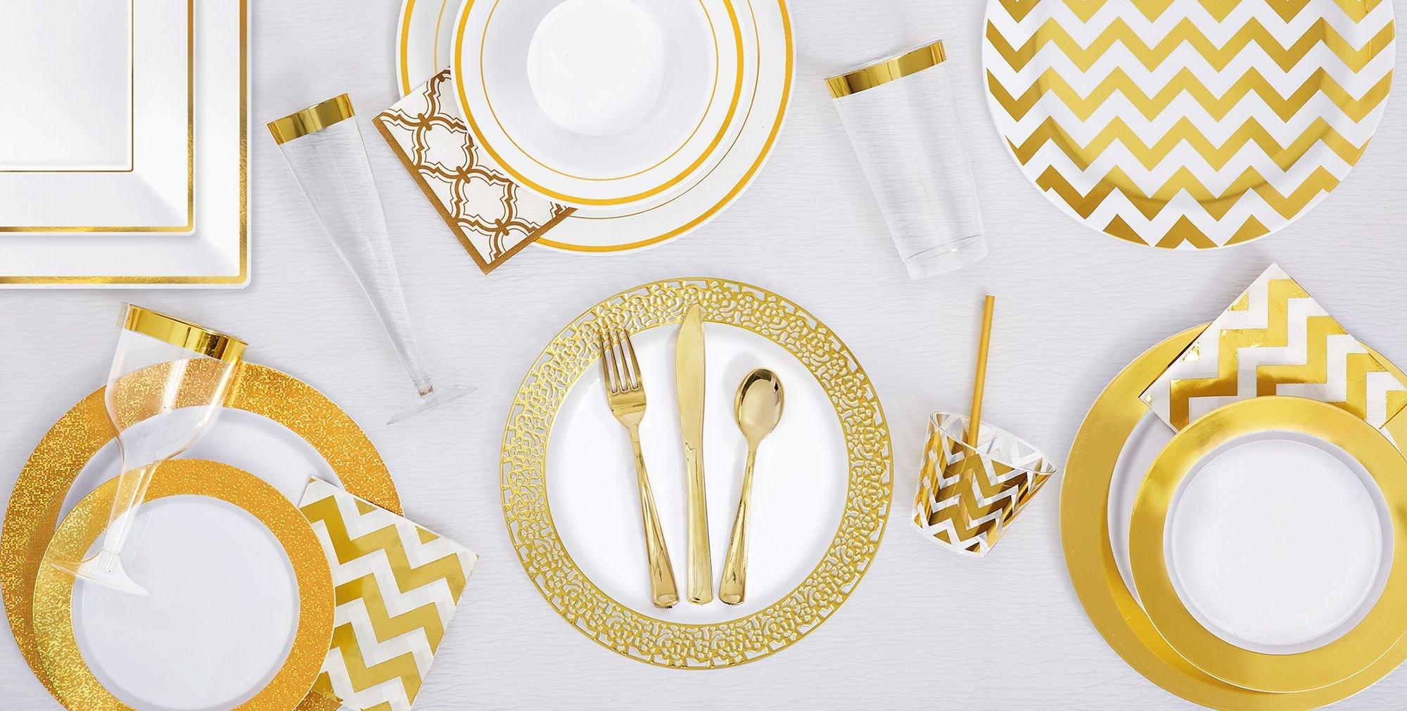 PartyCity White Gold-Trimmed Premium Plastic Square Dinner Plates 8ct ...