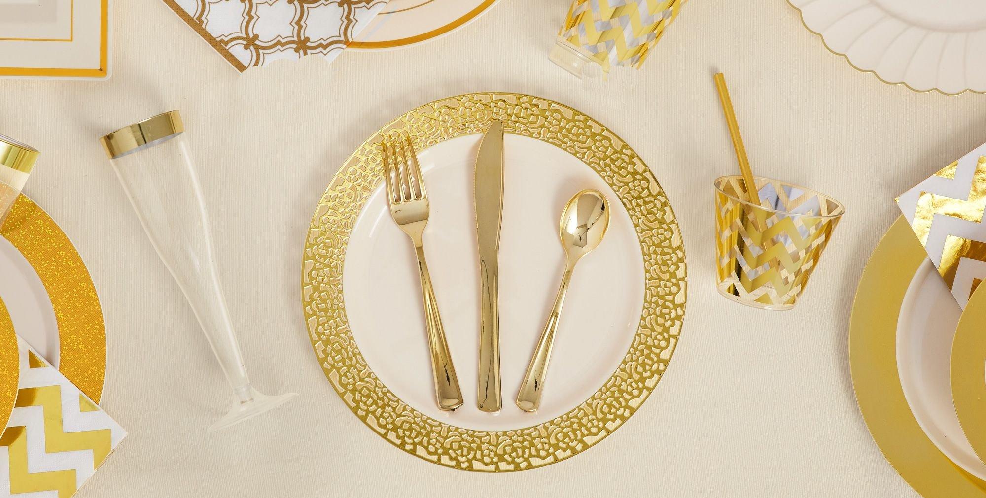 PartyCity Cream Gold Trimmed Premium Plastic Buffet Plates 10ct ...