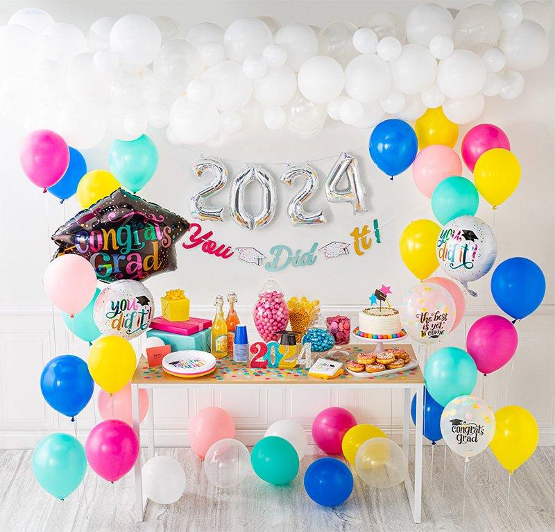 10 Graduation Party Game Ideas to Make Your Party Fun | Party City