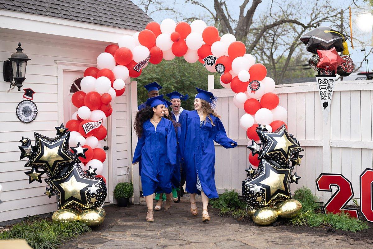 Step-By-Step DIY Balloon Arch Instructions | Party City