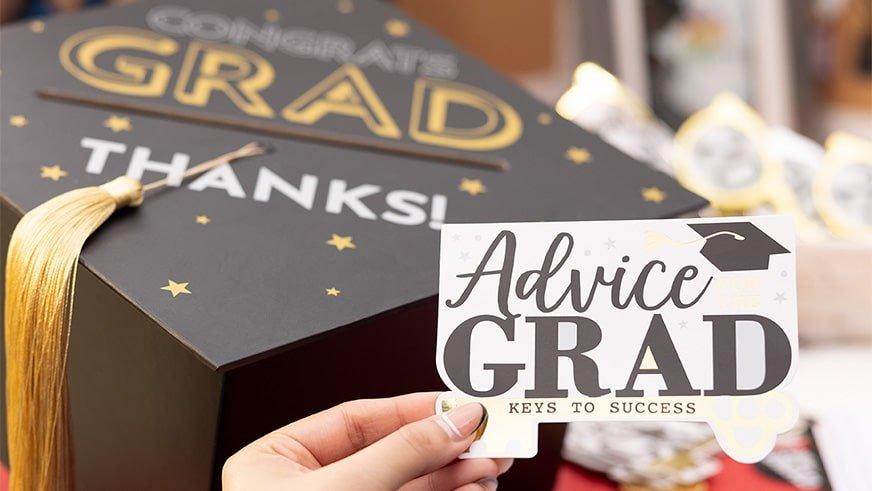 9 Ideas to Throw the Best BBQ Bash for Your Grad | Party City