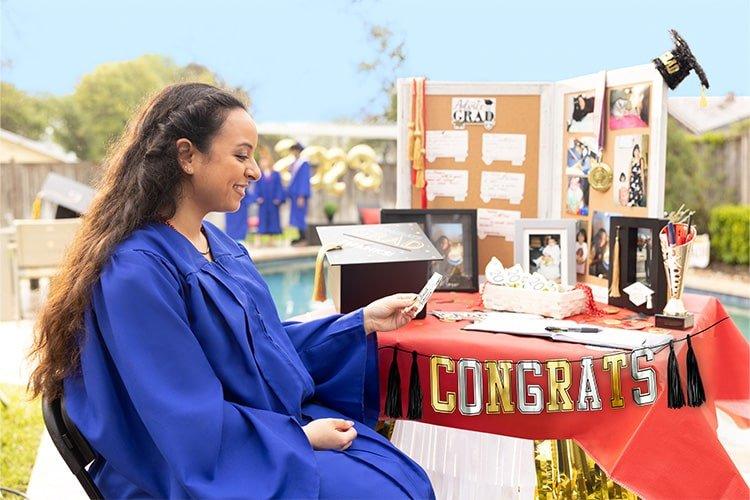 DIY Grad Photo Board Ideas | Party City