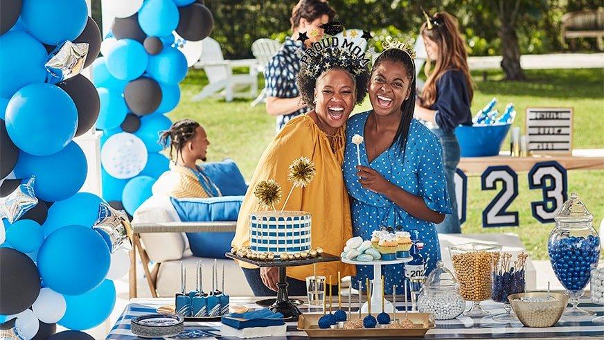 9 Ideas to Throw the Best BBQ Bash for Your Grad | Party City