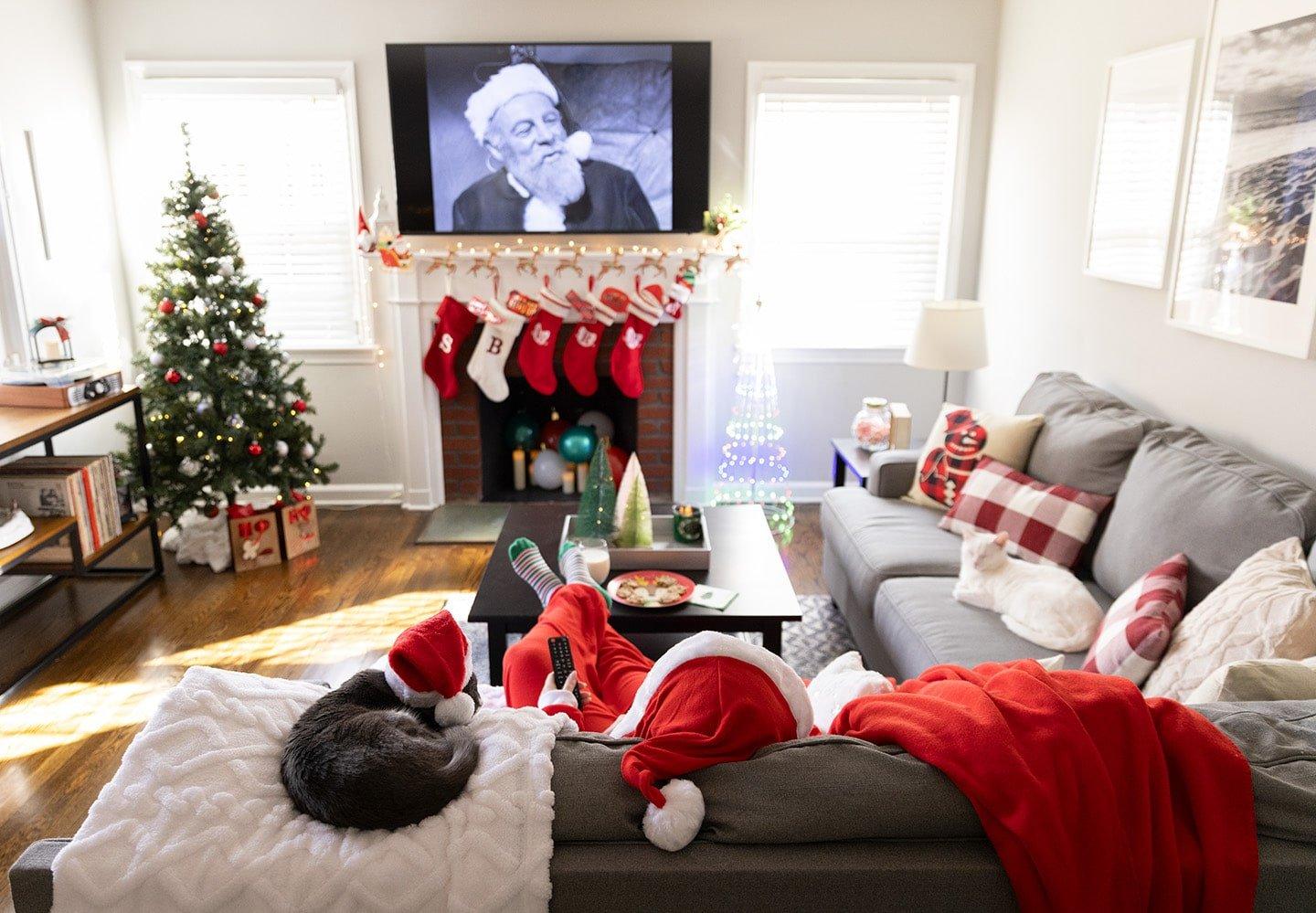 Grinch & Santa Movie Night Ideas | Party City