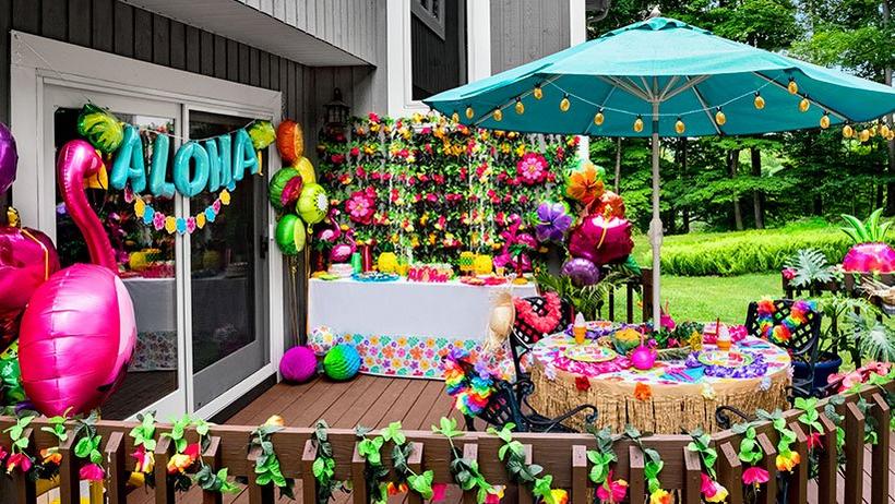 25 Luau (Hawaiian) Birthday Party Ideas for Kids | Party City 25 Luau (Hawaiian) Birthday Party Ideas for Kids | Party City
