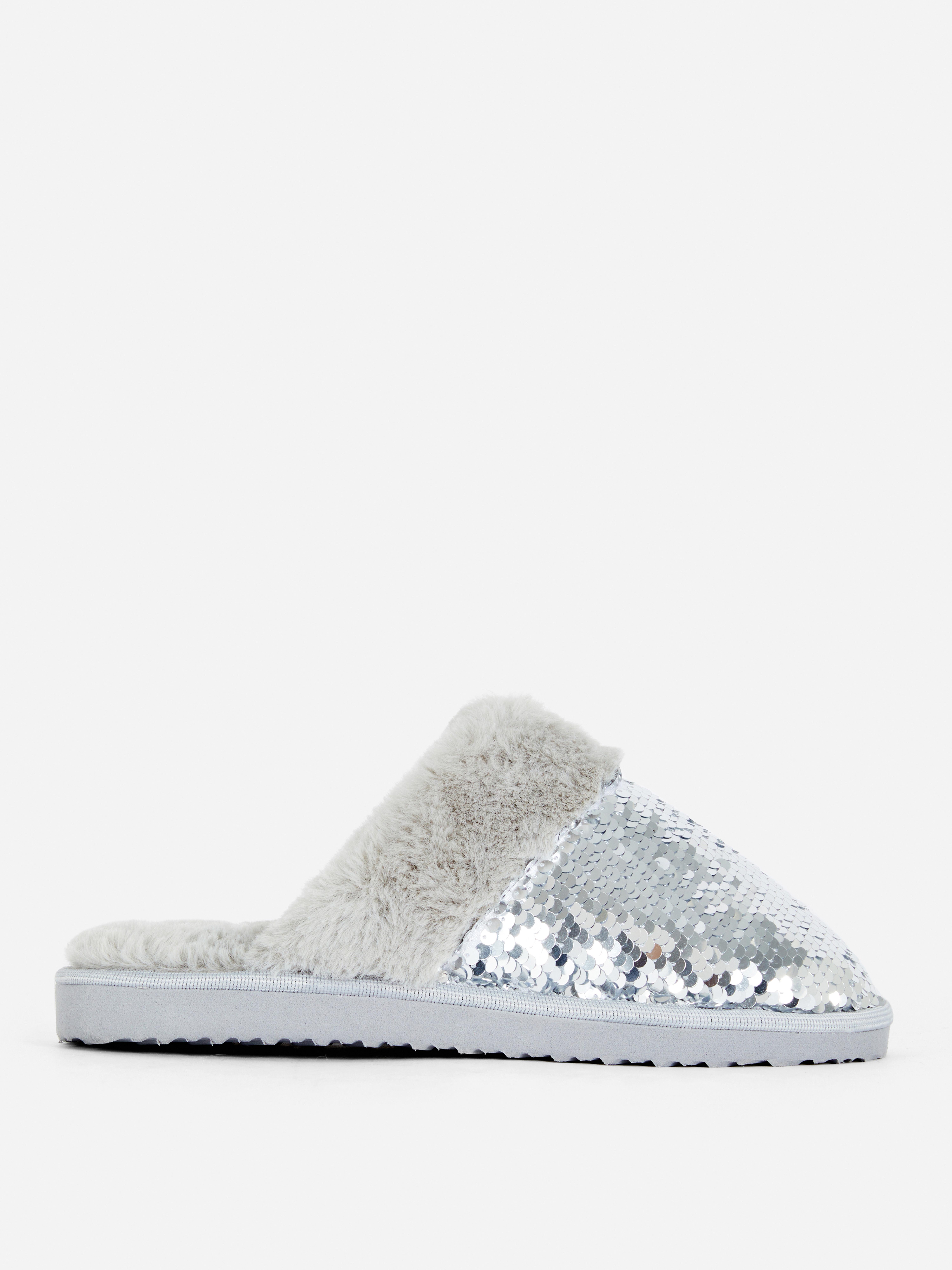 Girls' Slippers | Boots, Mules & Fluffy Slippers | Primark