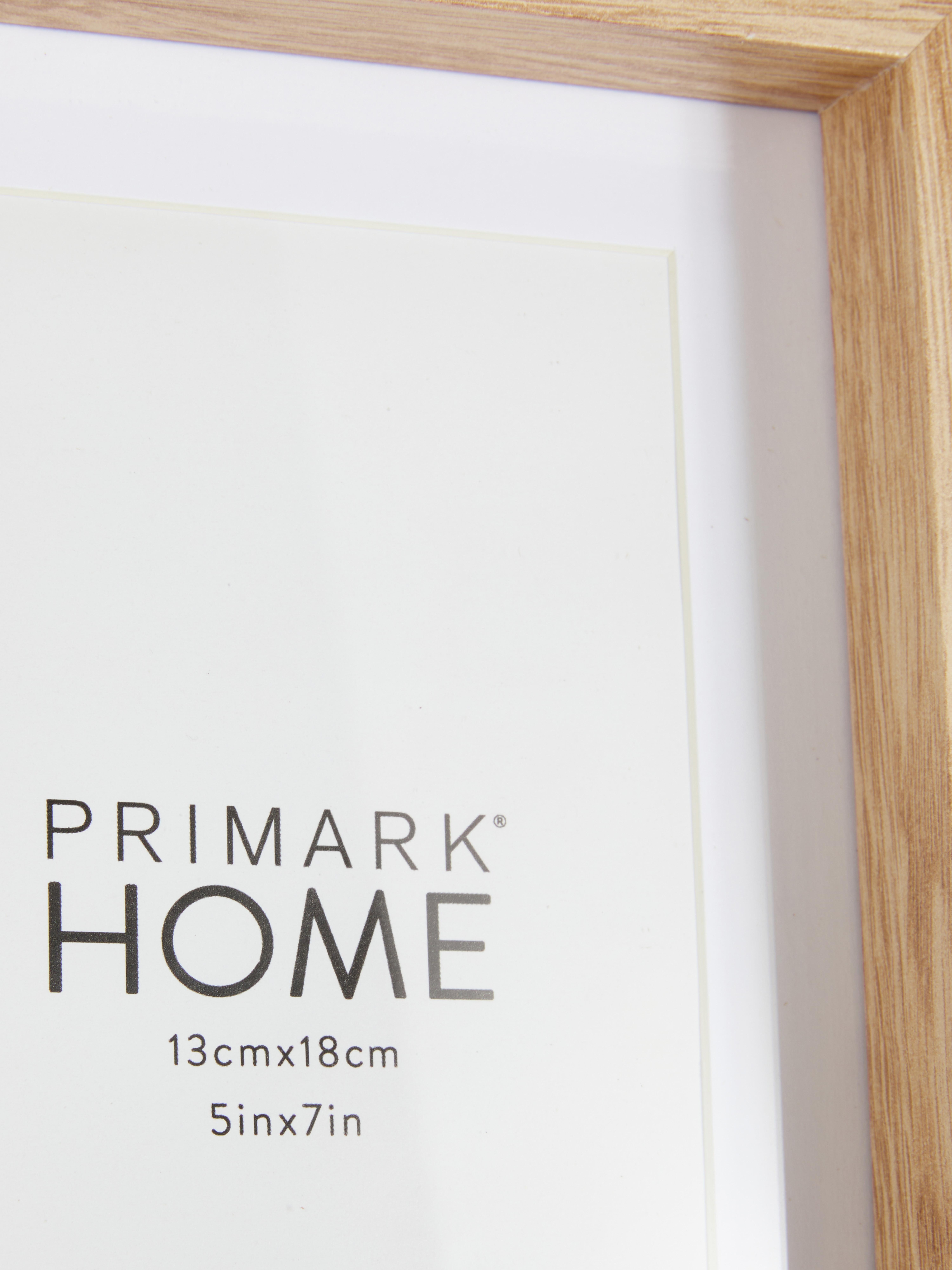 Marco de fotos de madera sencillo con soporte de pie - Natural | Primark