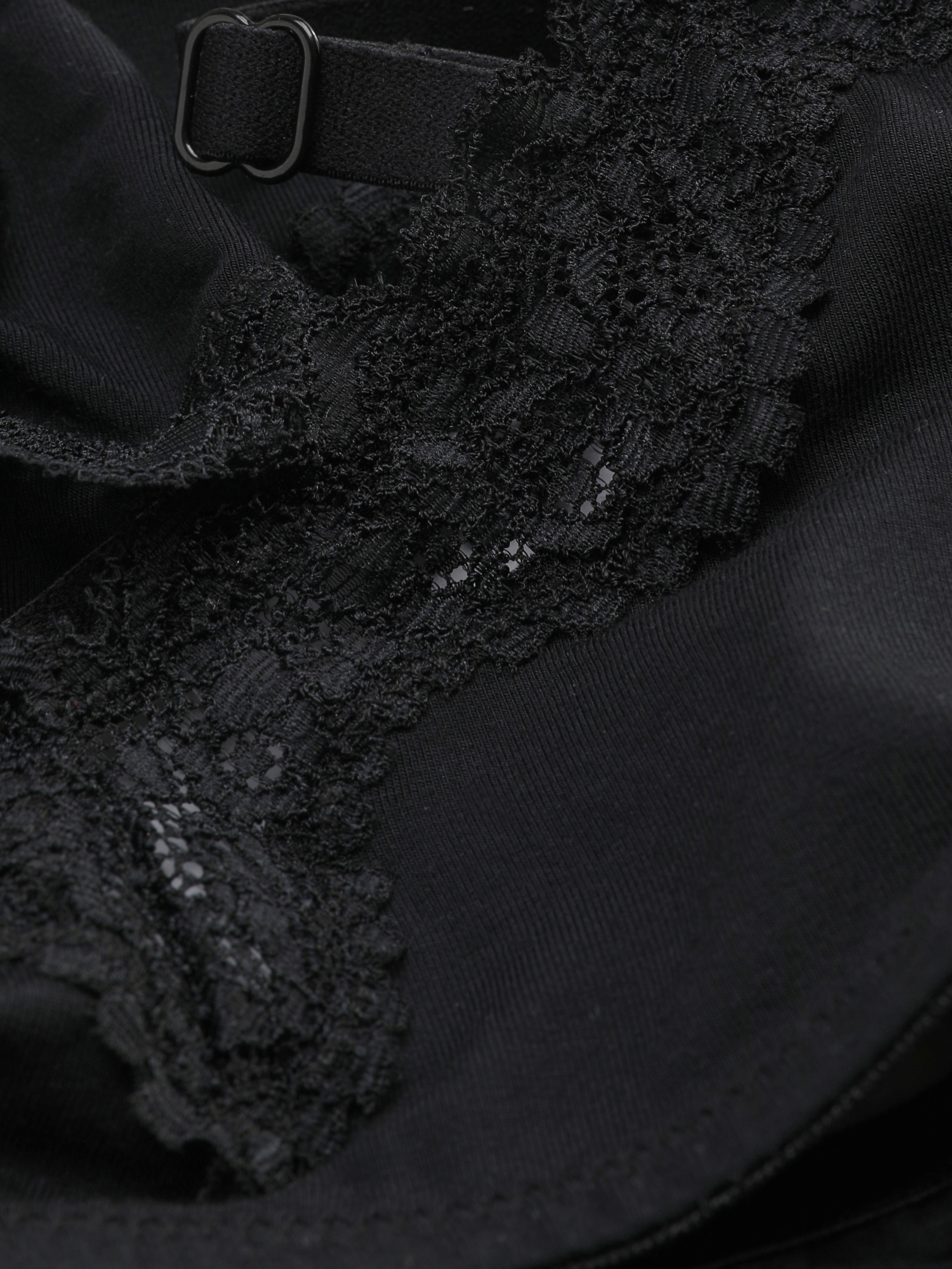 Ensemble soutien-gorge non rembourré et string à liseré en dentelle ...