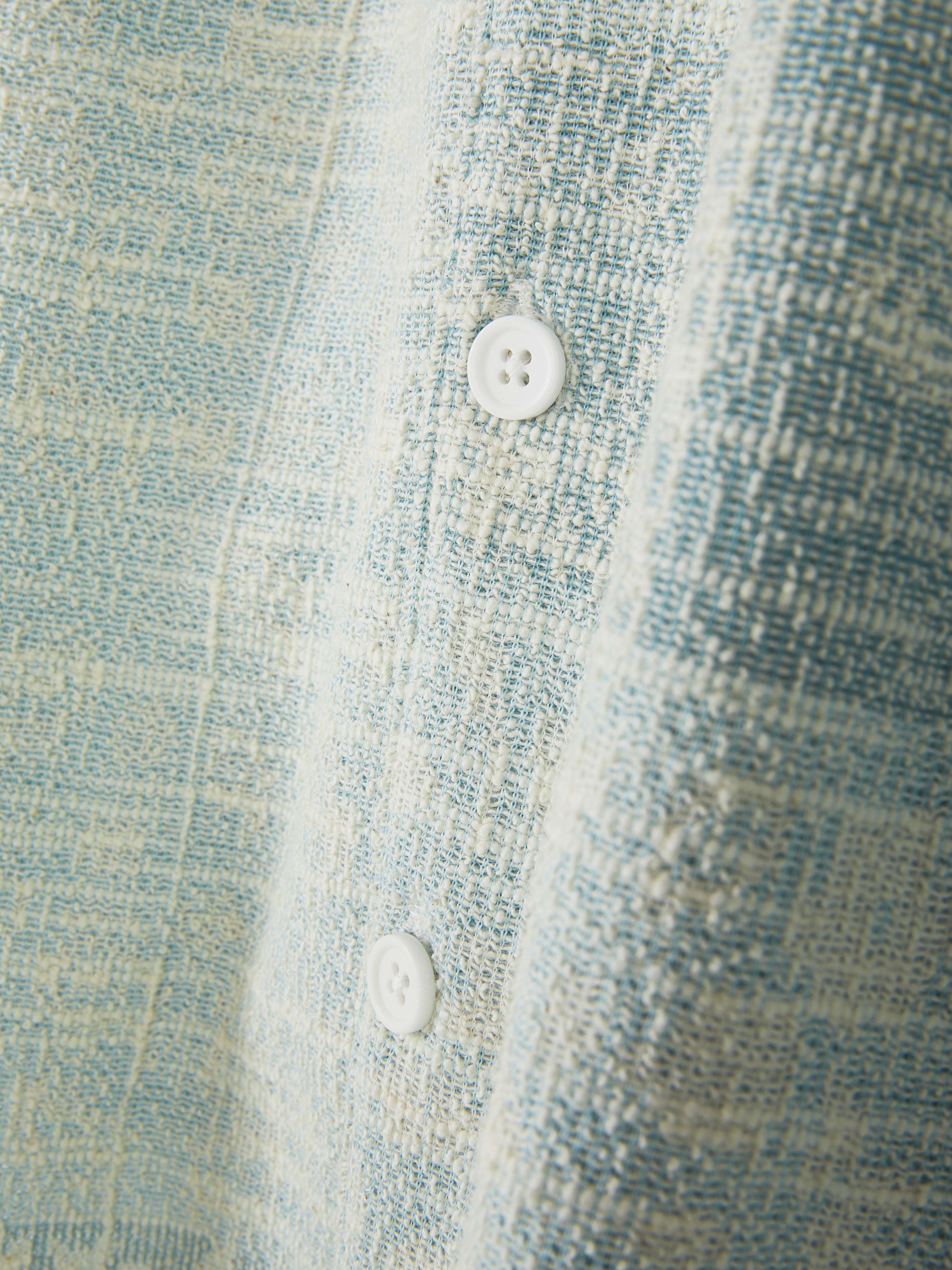 Chemise boutonnée à motif bandana - Bleu clair - Homme | Primark