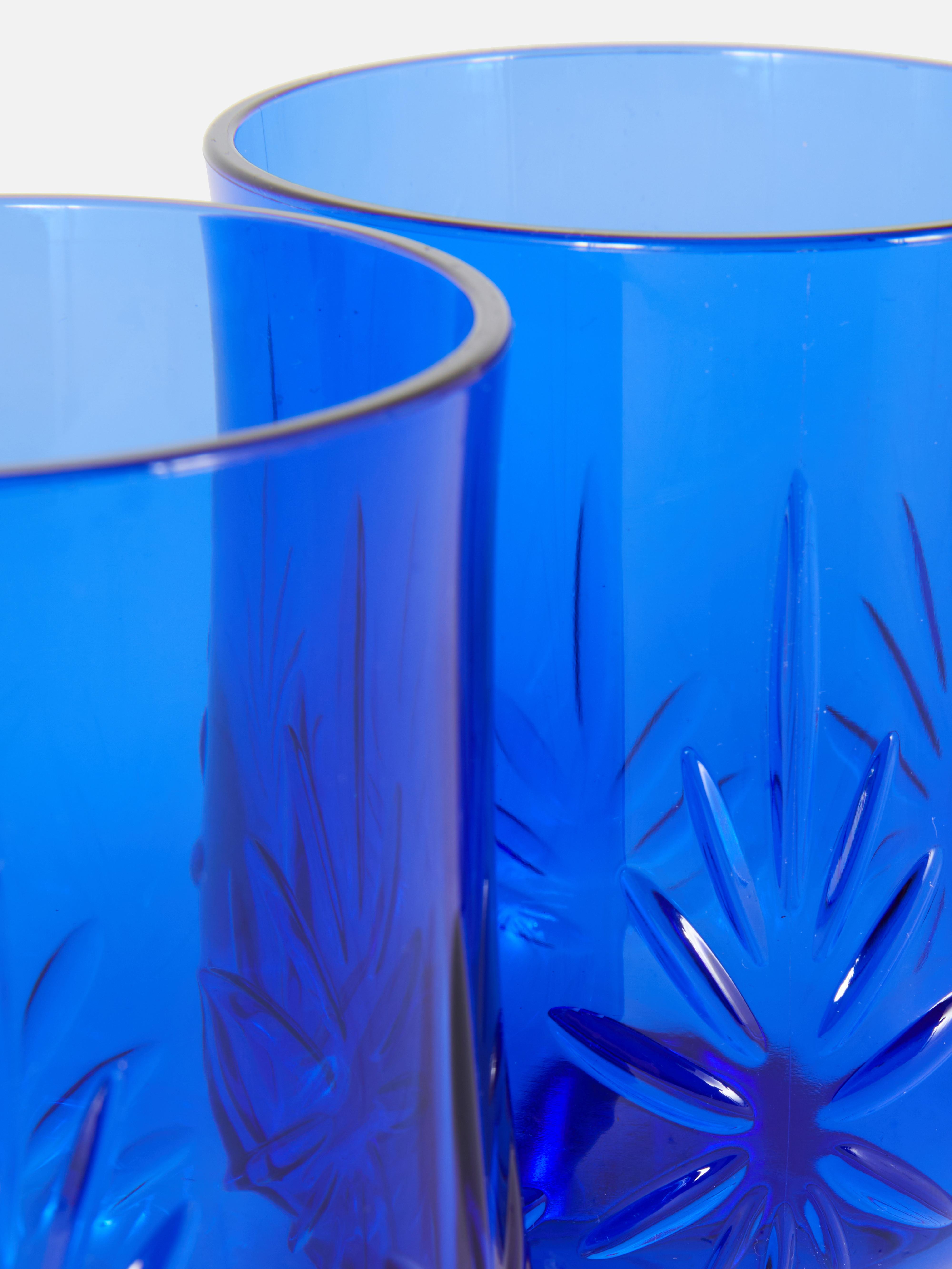 2 pahare din plastic cu model în relief