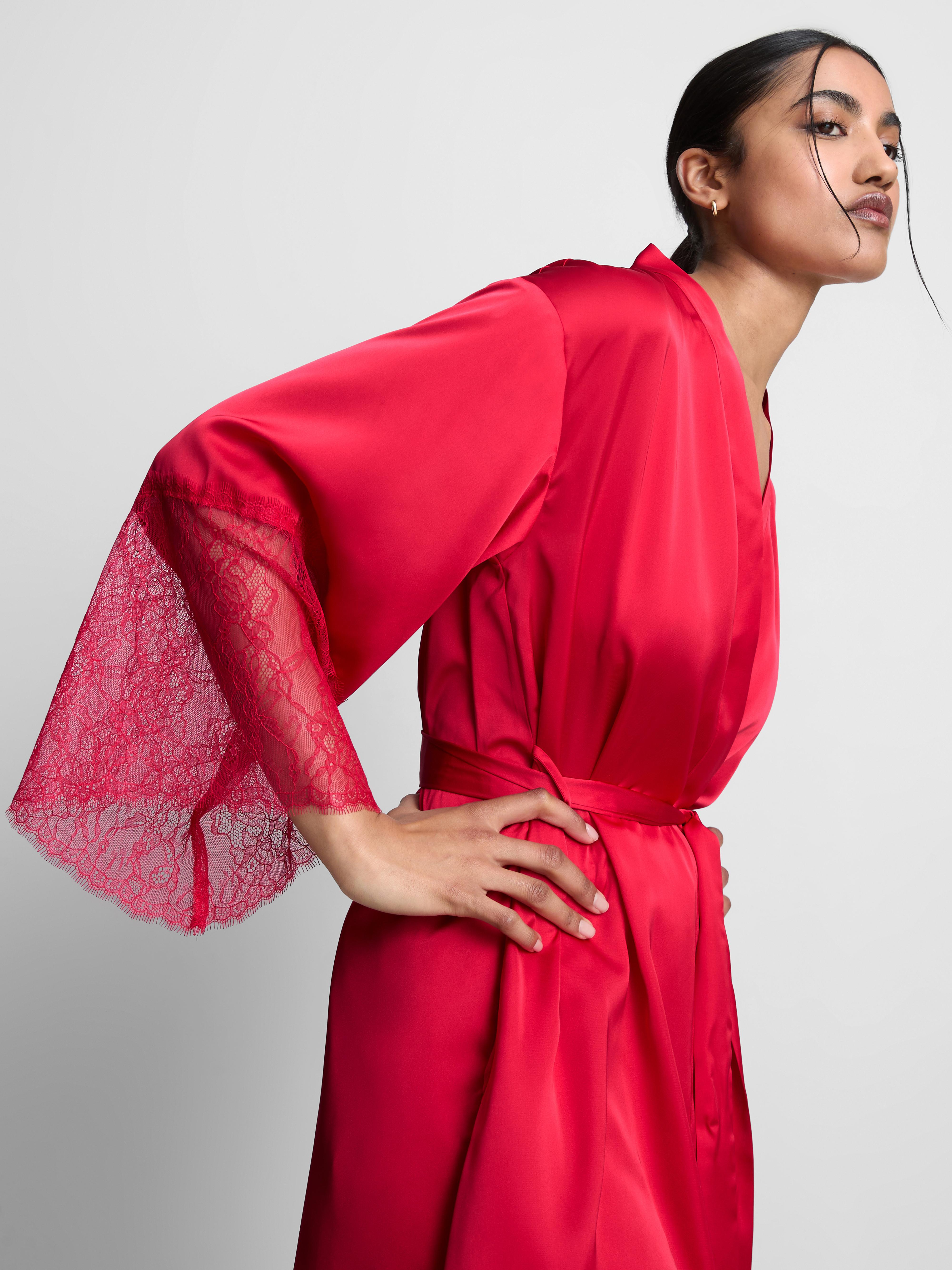 Peignoir en satin avec finitions en dentelle - Rouge - Femme | Primark