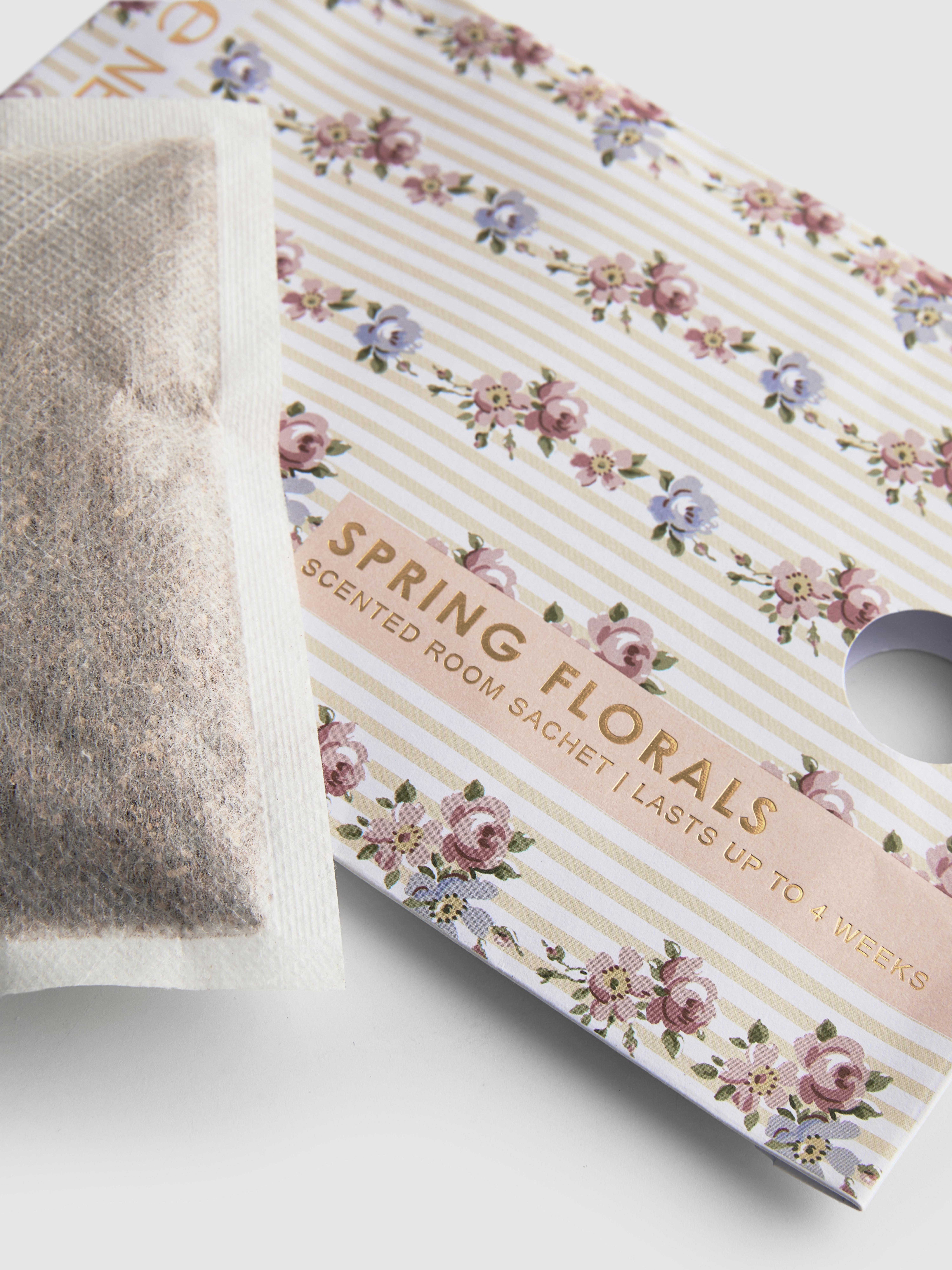 Multi Scented Room Sachet | Primark