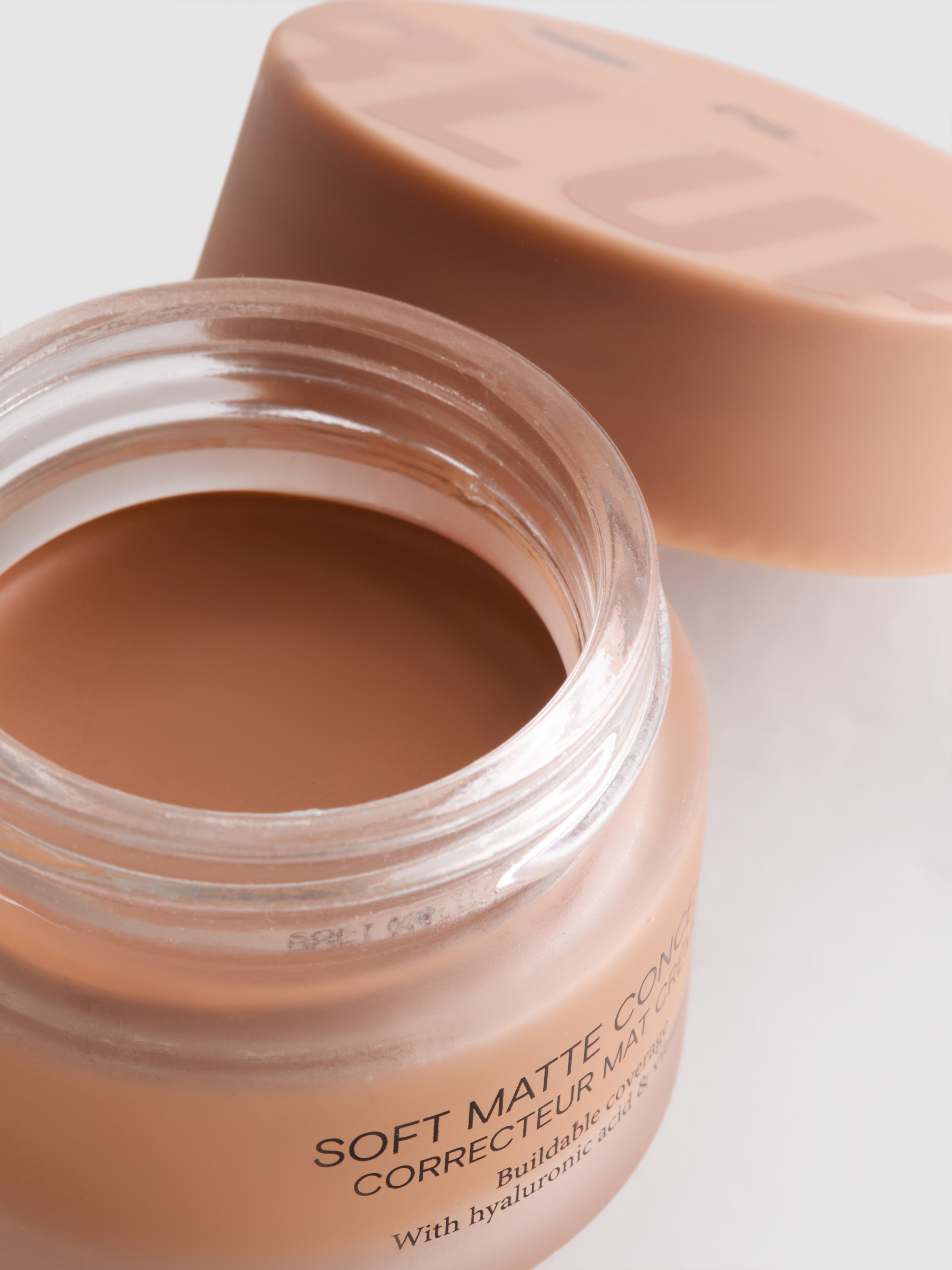 Corretor efeito esbatido PS... - Camel | Primark